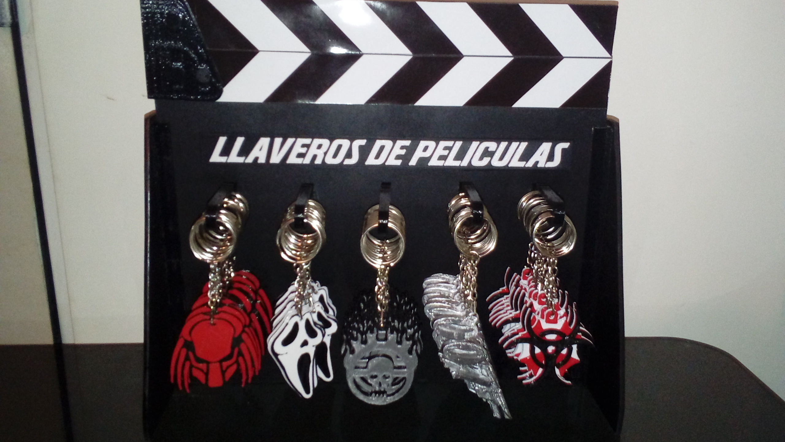 🎬 Set x20 classic movie keychains ( WORK FROM HOME)・ STL File for ・Cults