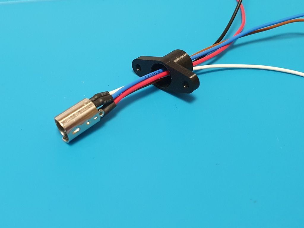 🧷 mini-Din 6 pin connector for Thrustmaster steering wheels・Free STL ...