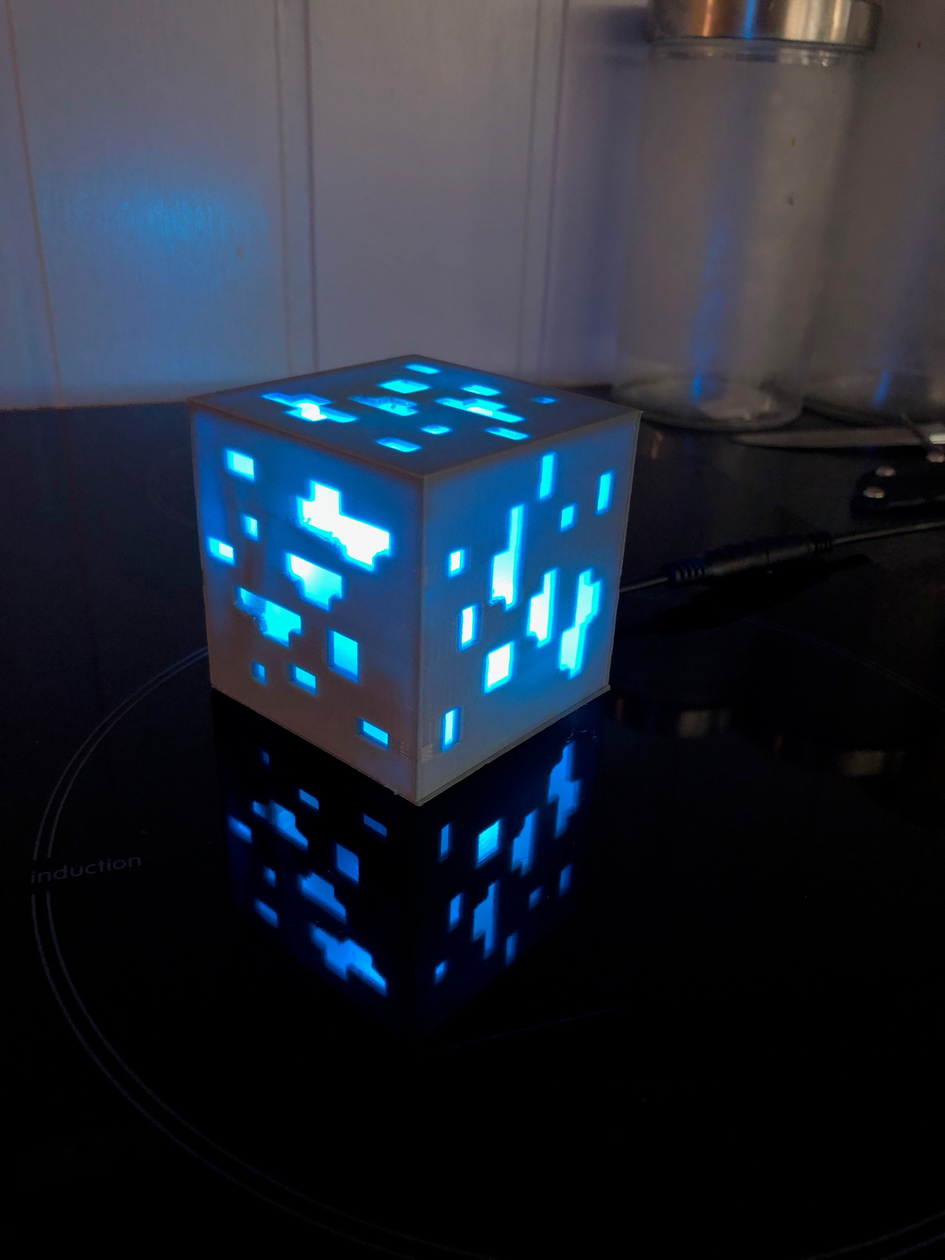 3D printed Minecraft diamond ore lamp・Cults