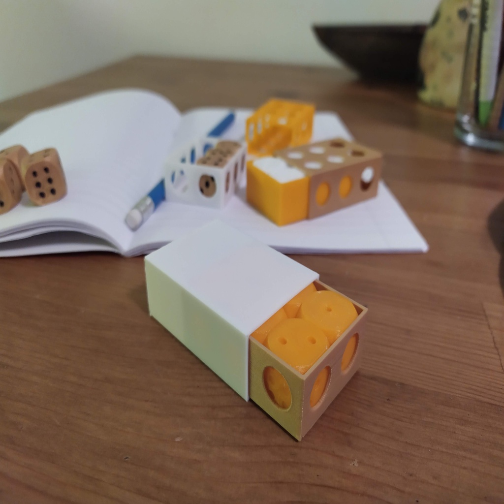 Free 3D file Balanced dice + case 🎲・3D printable model to download・Cults