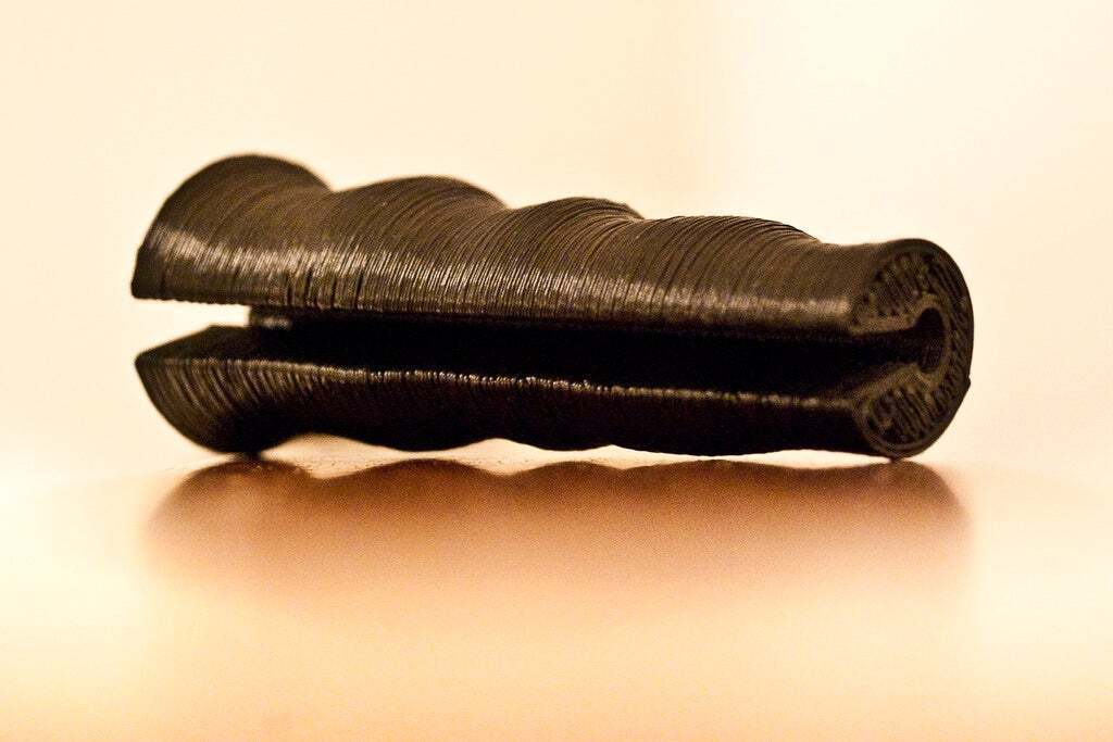 Free STL file Ergonomic Plastic Bag Handle 👽 ・Design to download and 3D ...