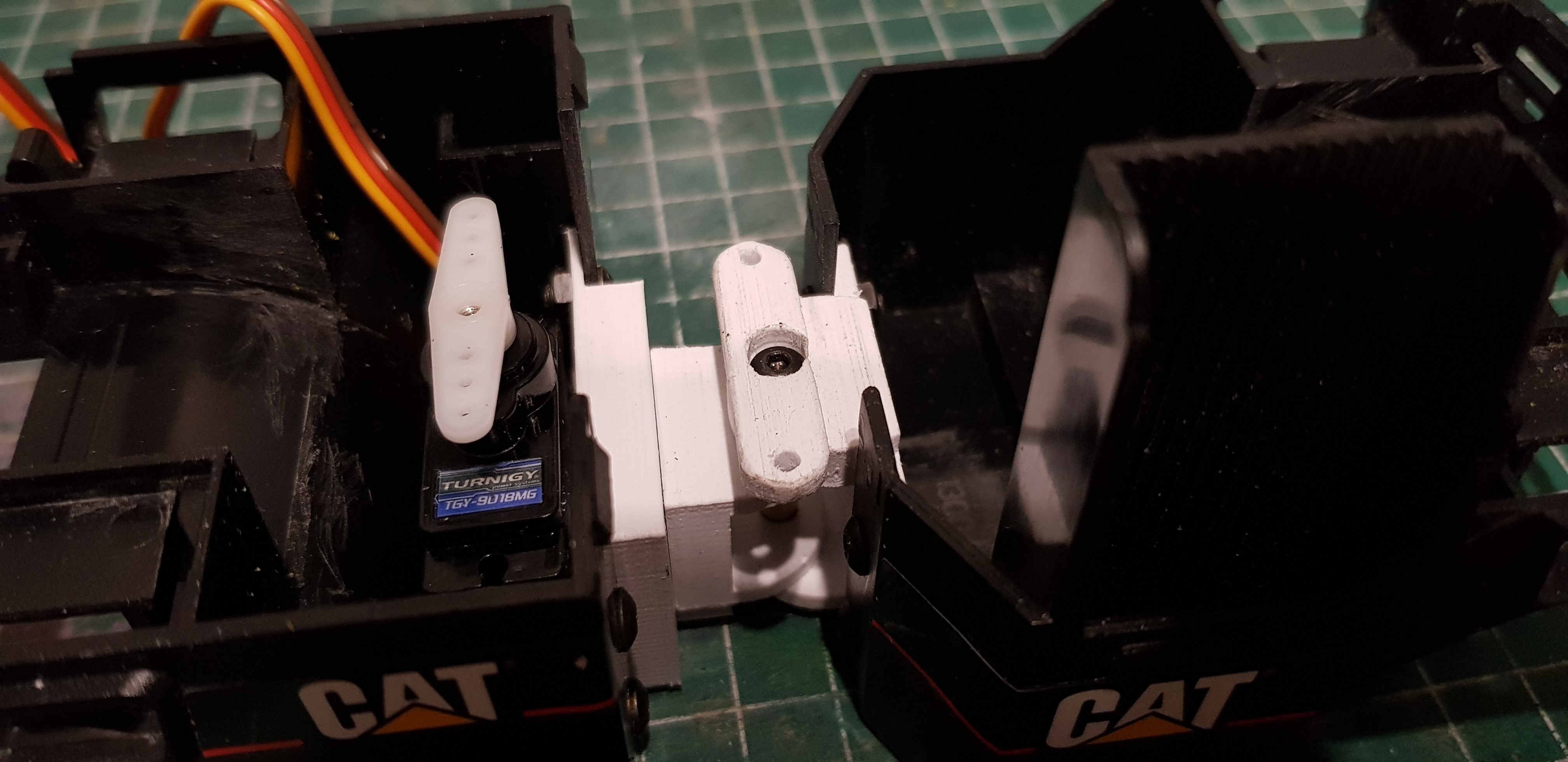 STL file Bruder Compactor 2433 conversion kit 🔧 ・3D print design to ...