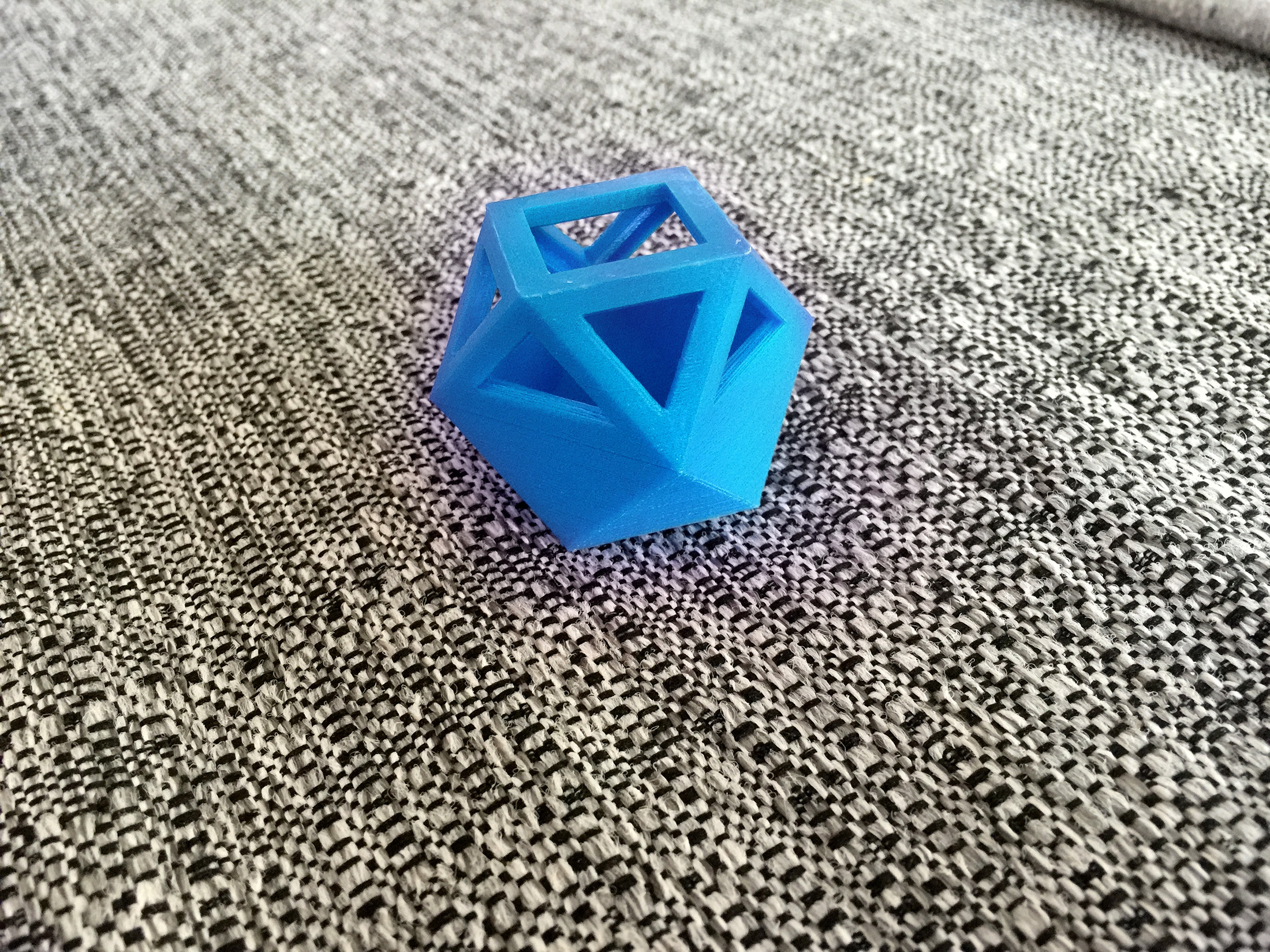 Fichier STL gratuit Cube octaèdre / Octaèdre cube Gardien polyédrique 👽 ...