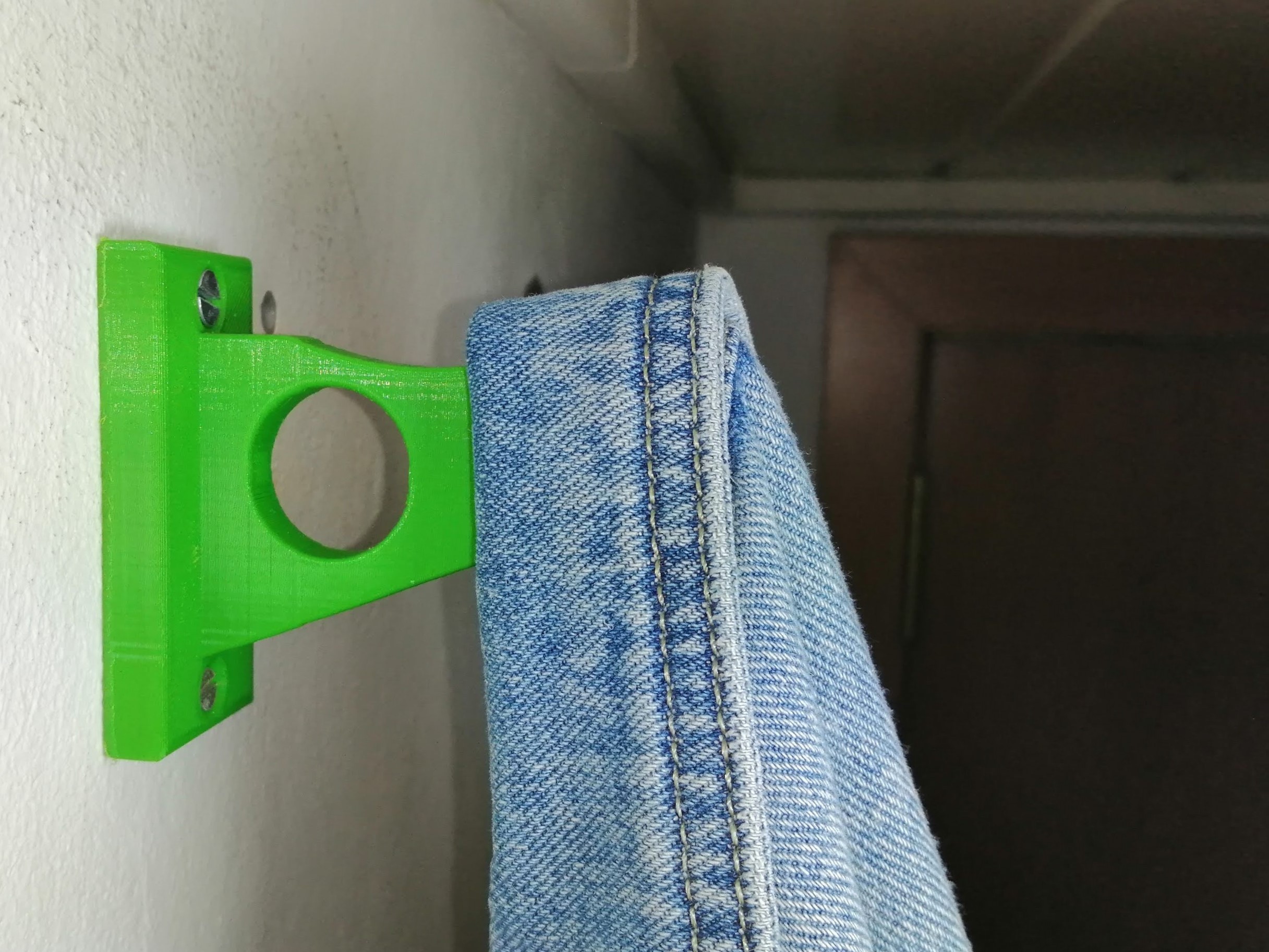 🪖 Hanger Helmet, clothes, hangers・Free STL File for ・Cults