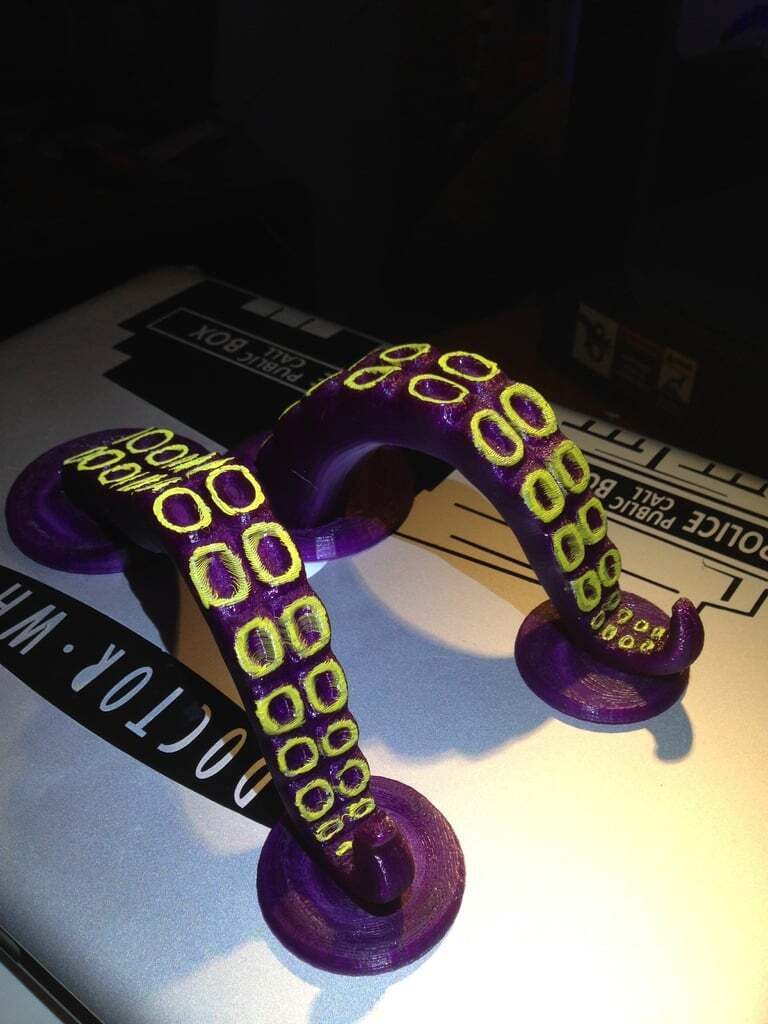 3D printable Octopus Tablet Stand Version Two・Cults