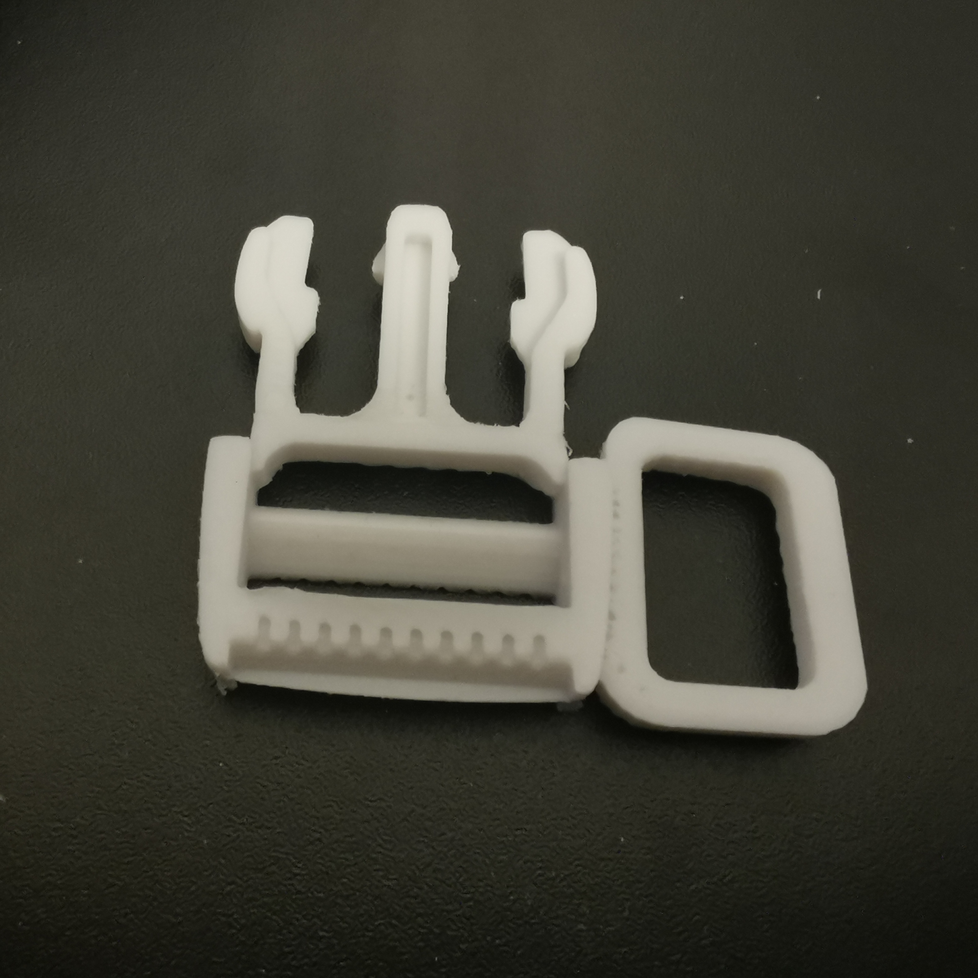 STL file clip for strap with side buckle 👶 ・3D print model to download ...
