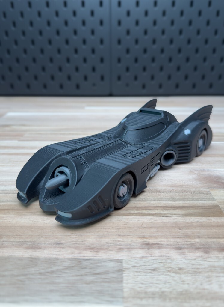 Бесплатный 3D файл 1989 Batmobile Kit (No Support, No AMS, No Glue) 🏗 ...