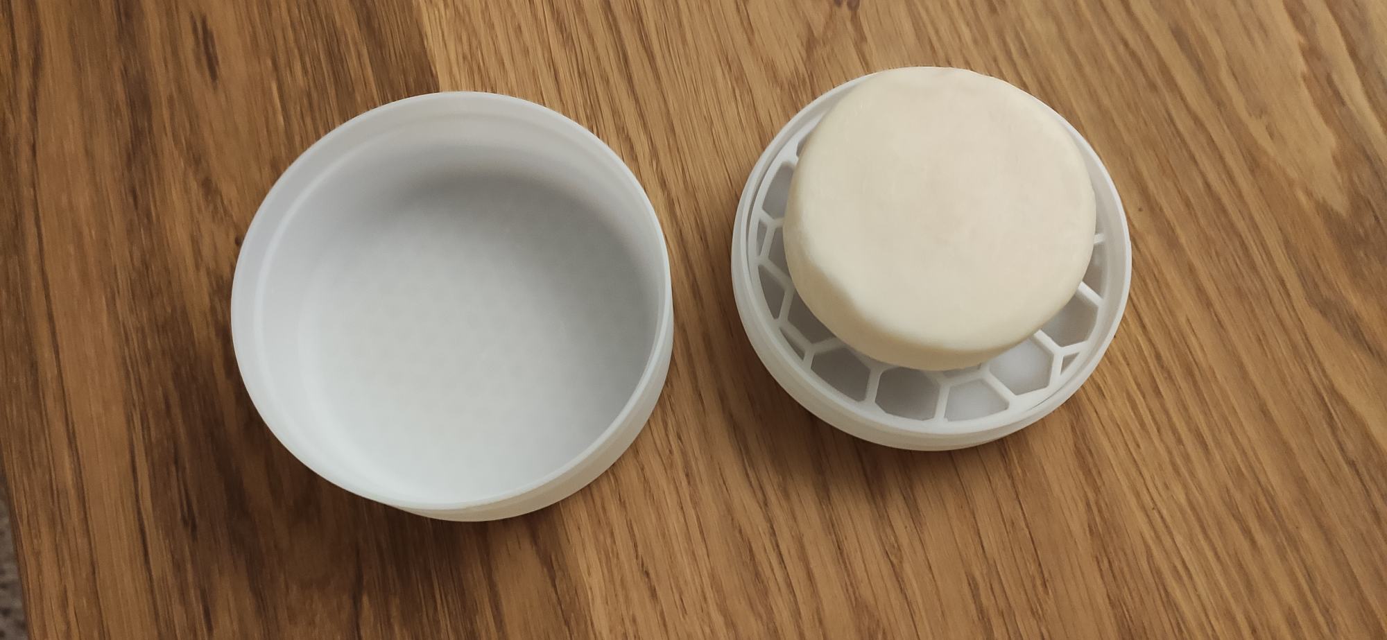 Free STL file Round soap box 🧼 ・3D printer design to download・Cults