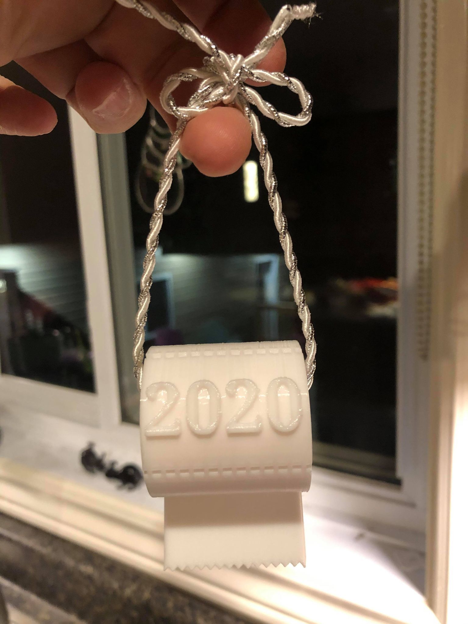 STL file Toilet paper 2020 Christmas ornament 🚽 ・Model to download and ...