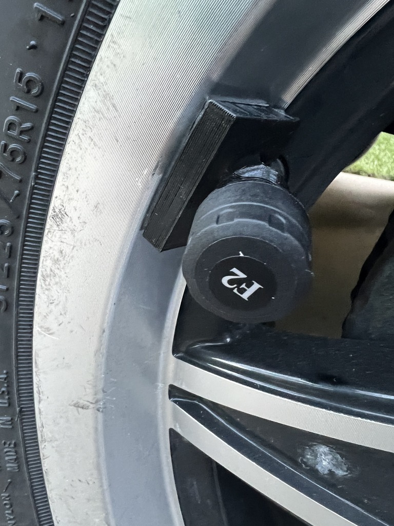 Free 3D file Stem valve bracket for TPMS sensor 🧞‍♂️ ・3D print model to ...