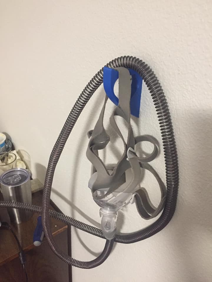 Free STL file CPAP Hose & Mask Holder with Heart Shape 💜 ・3D print ...
