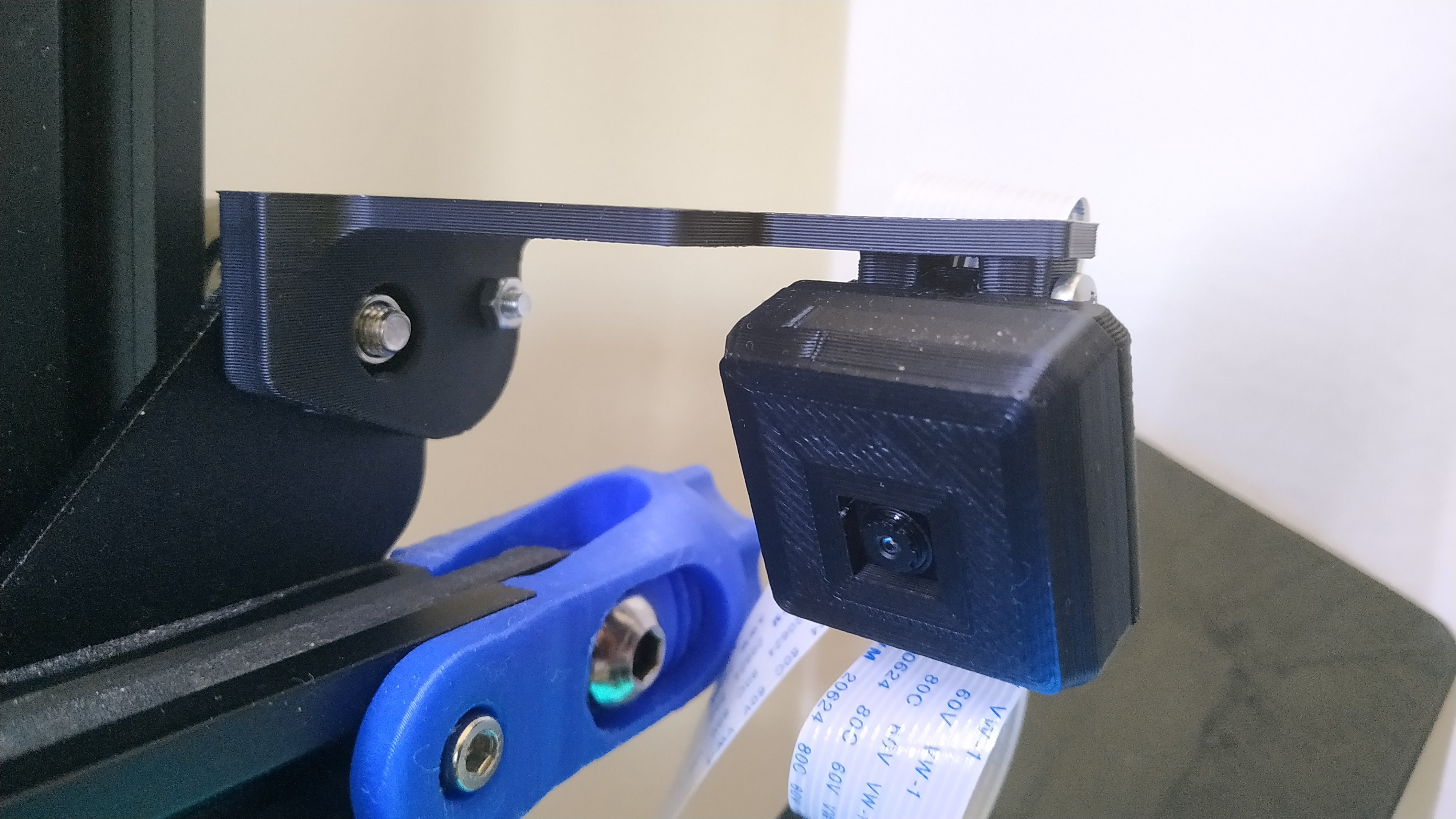 3D printable Ender 3 - X-Axis Pi camera mount + Enclosure v1.2・Cults