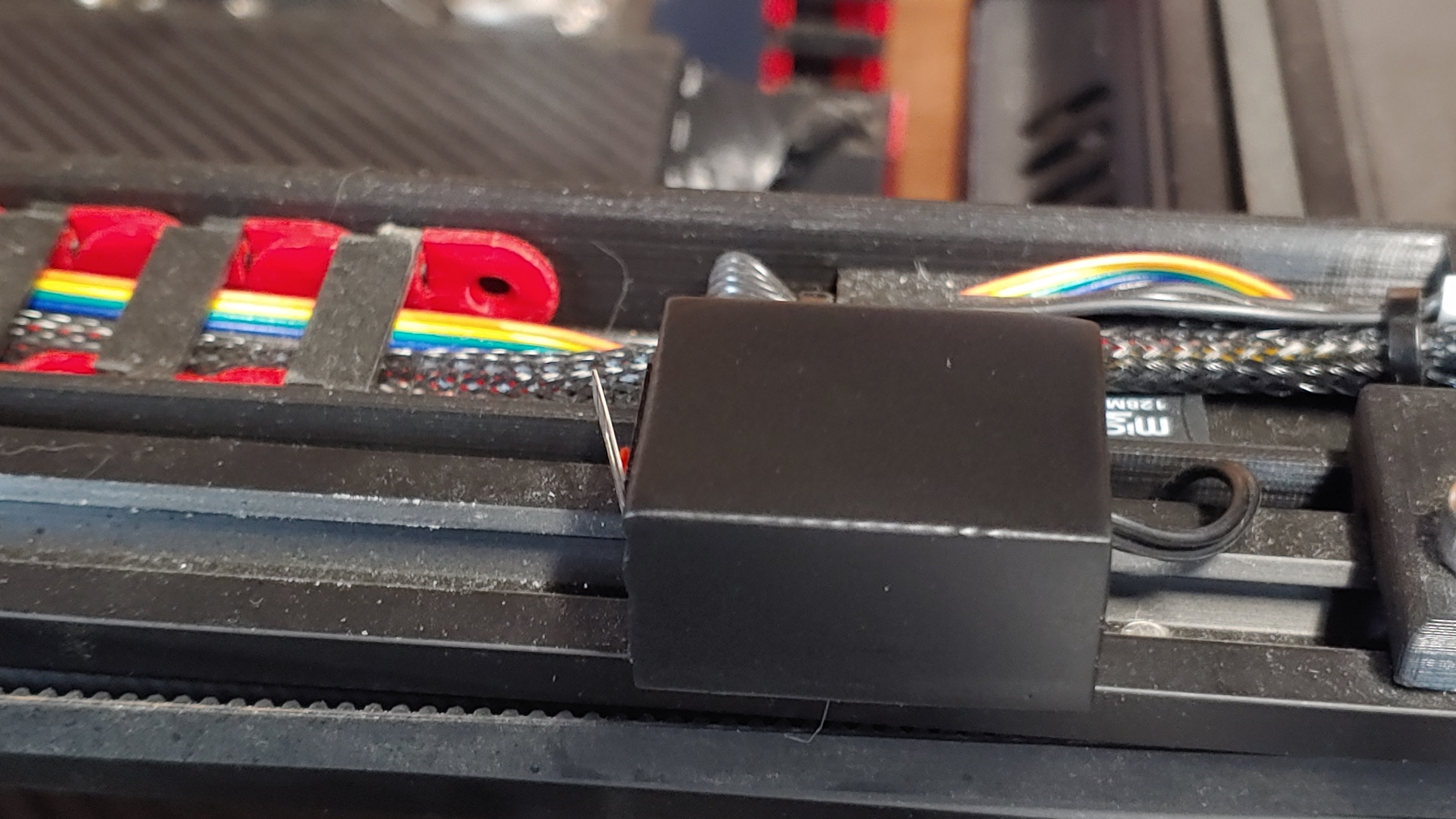 Free STL file Ender Y End Stop Switch Mount With Sliding Cover 🔚 ・3D ...