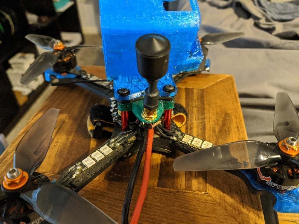 Archivo STL gratis XILO Phreak VTX Montaje de la antena 🚁 ・Objeto de ...