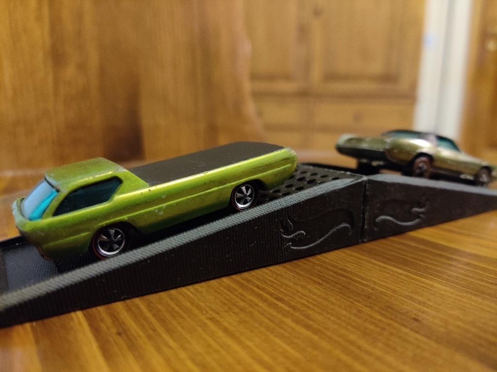 Free 3D file Hot Wheels Display Ramp (with silica or led slot) 🥵 ・Model ...