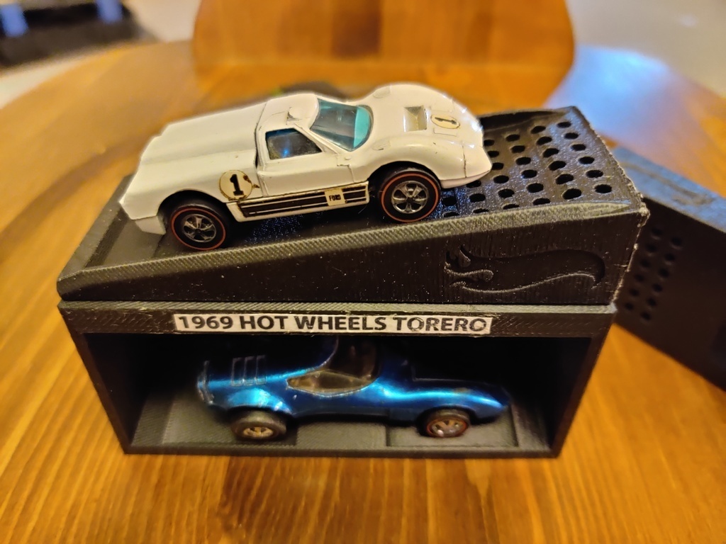 Free 3D file Hot Wheels Display Ramp (with silica or led slot) 🥵 ・Model ...