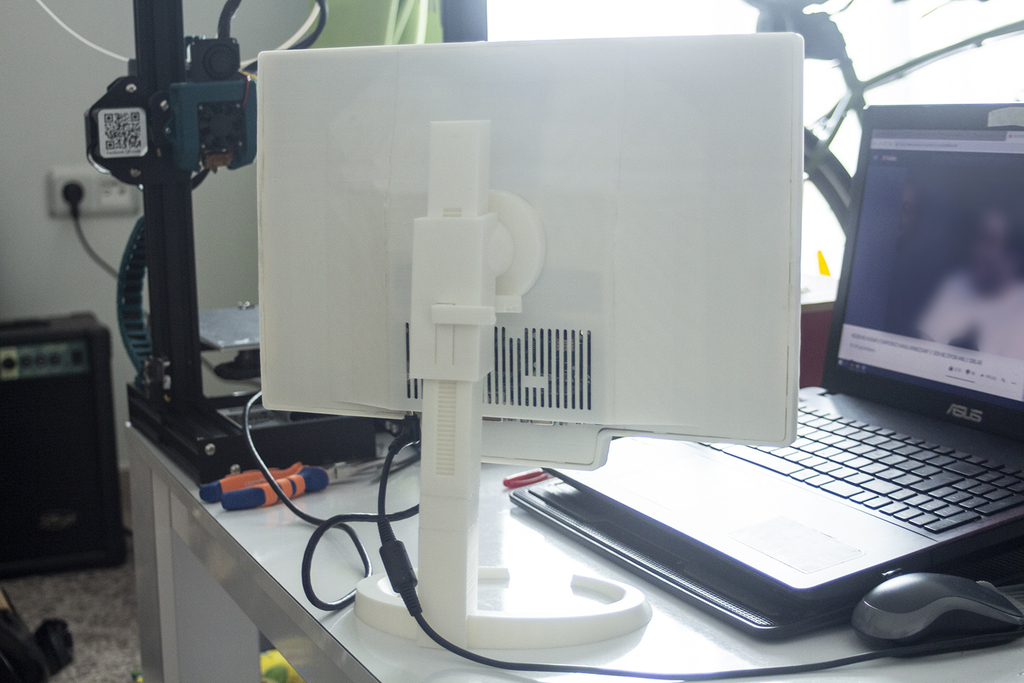 Free 3D file LCD Monitor with old laptop's LCD panel 👴 ・3D printable ...