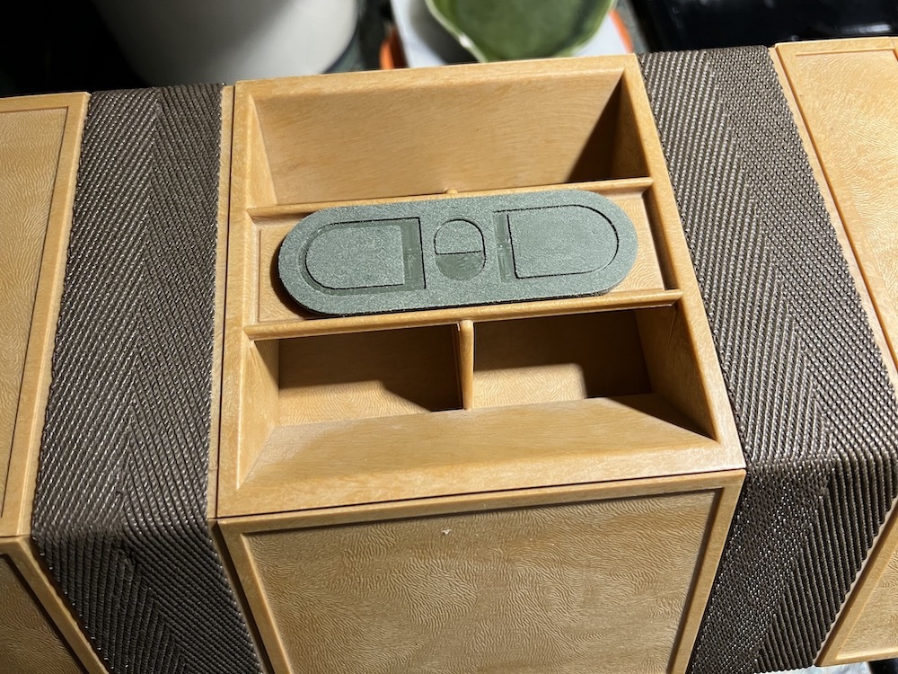 Archivo 3D gratis Cubierta del logotipo de Rolykit inspirada en Andor 🦸 ...