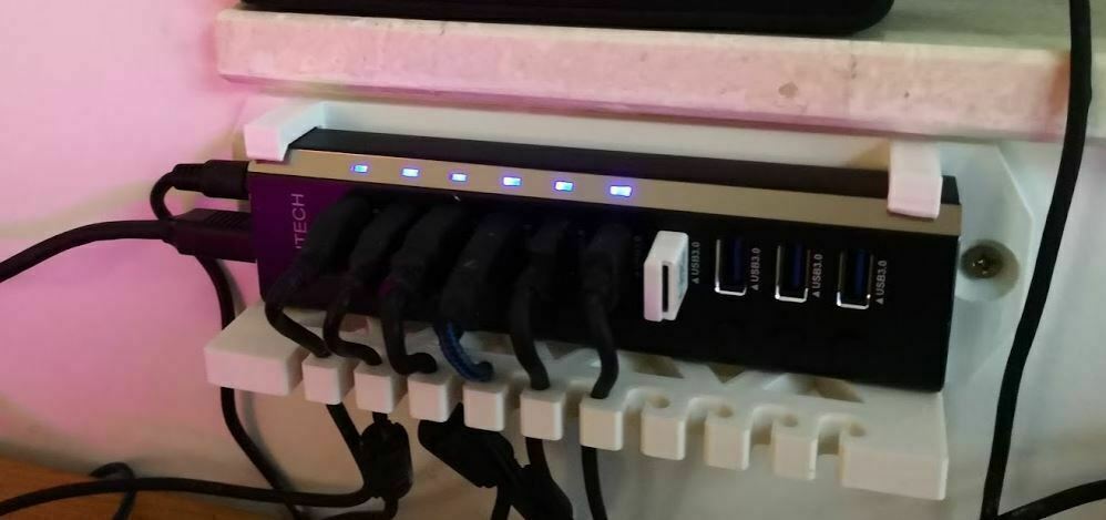 Free STL file RSHTECH USB 10 Port Hub Wall Mount 💾 ・3D printer model to ...