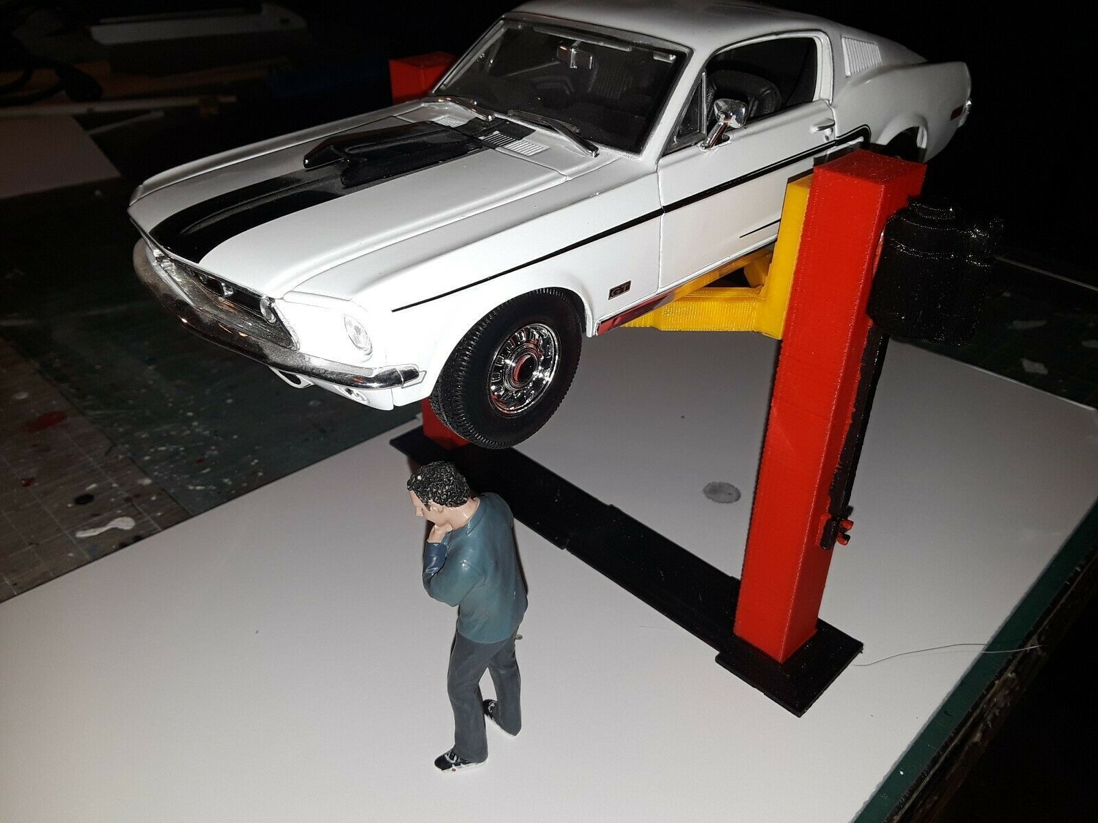🚗 2 post car lift 1/18 scale・ STL File for ・Cults