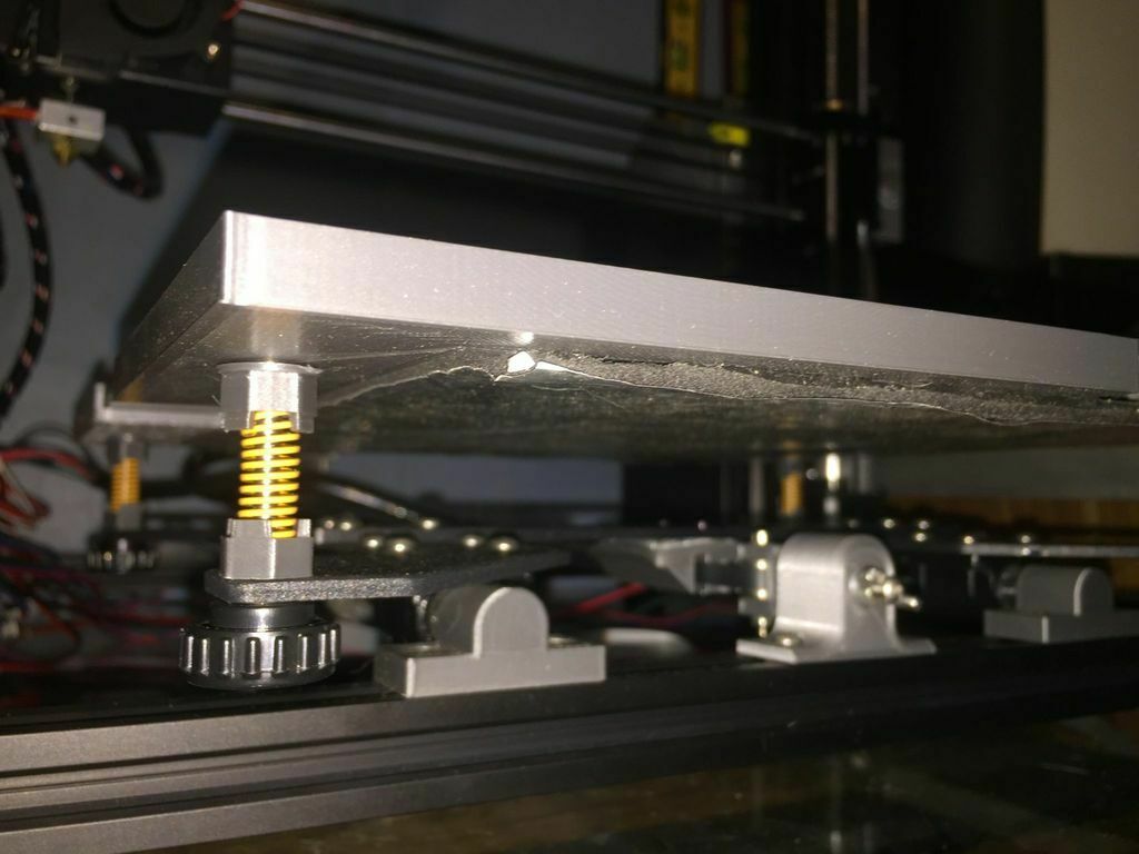 Free 3D file Anet A8 Plus Bed Glass frame with strain relief ・3D printer design to download・Cults