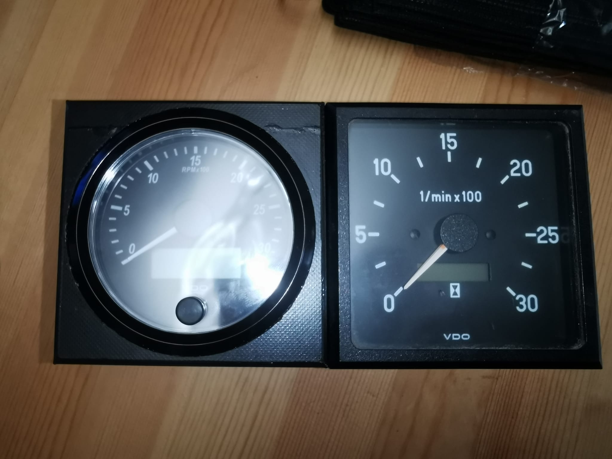 🔧 VDO tachometer gauge retrofit. VDO modulcockpit II to SingleViu ...
