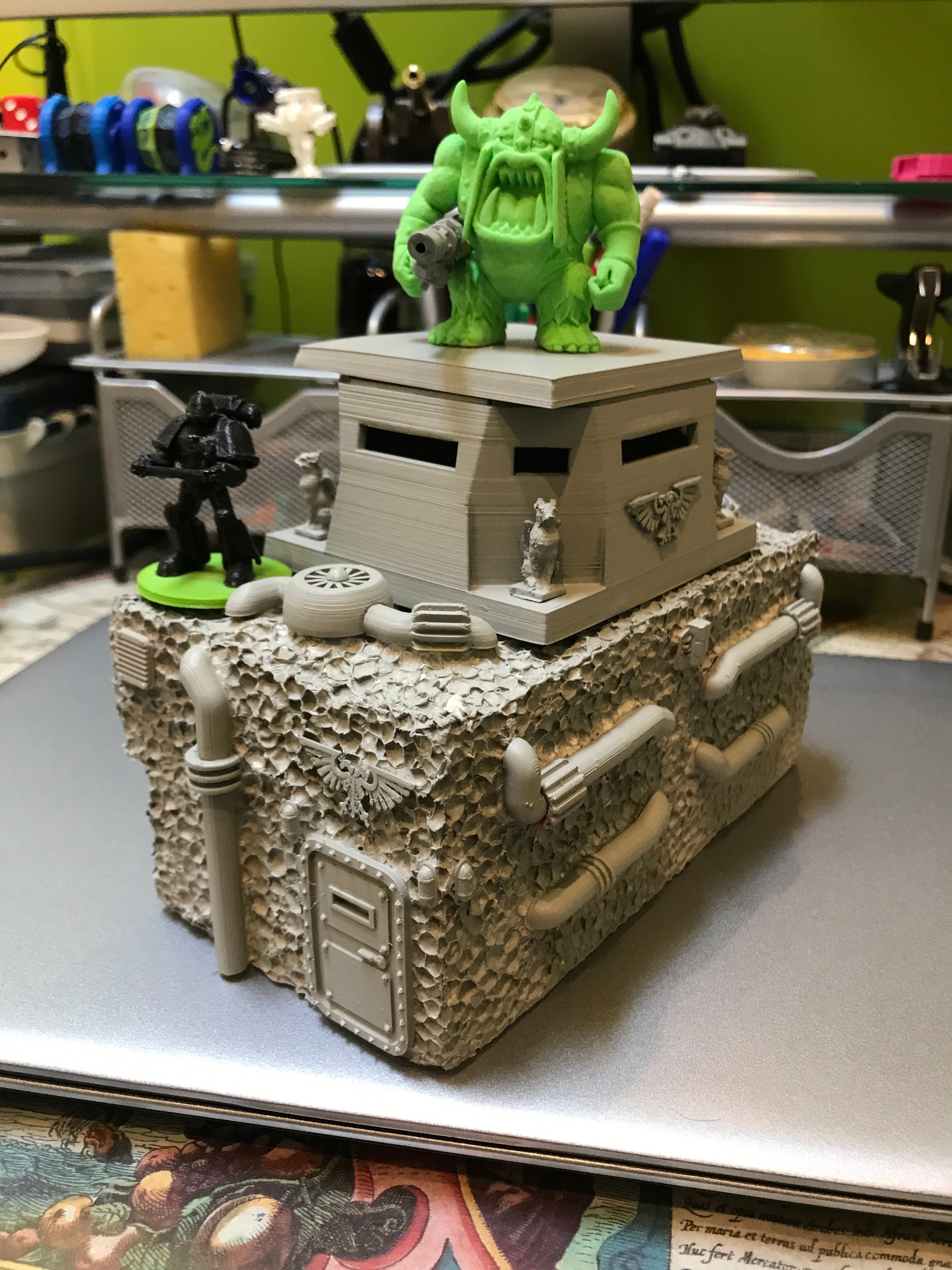 3D printed Pre-Fab Bunker Lookout for top of building - WH40k・Cults