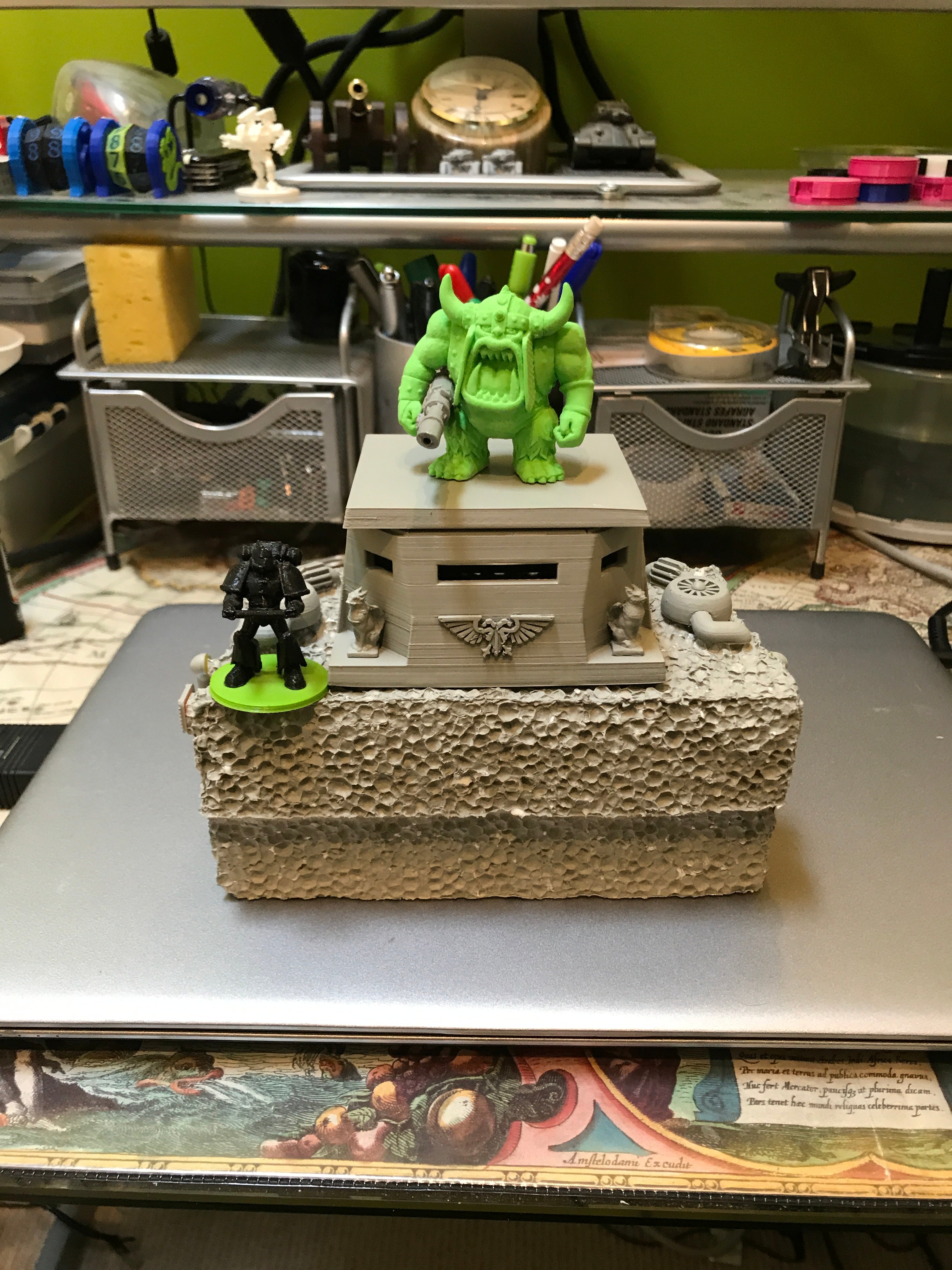 3D printed Pre-Fab Bunker Lookout for top of building - WH40k・Cults