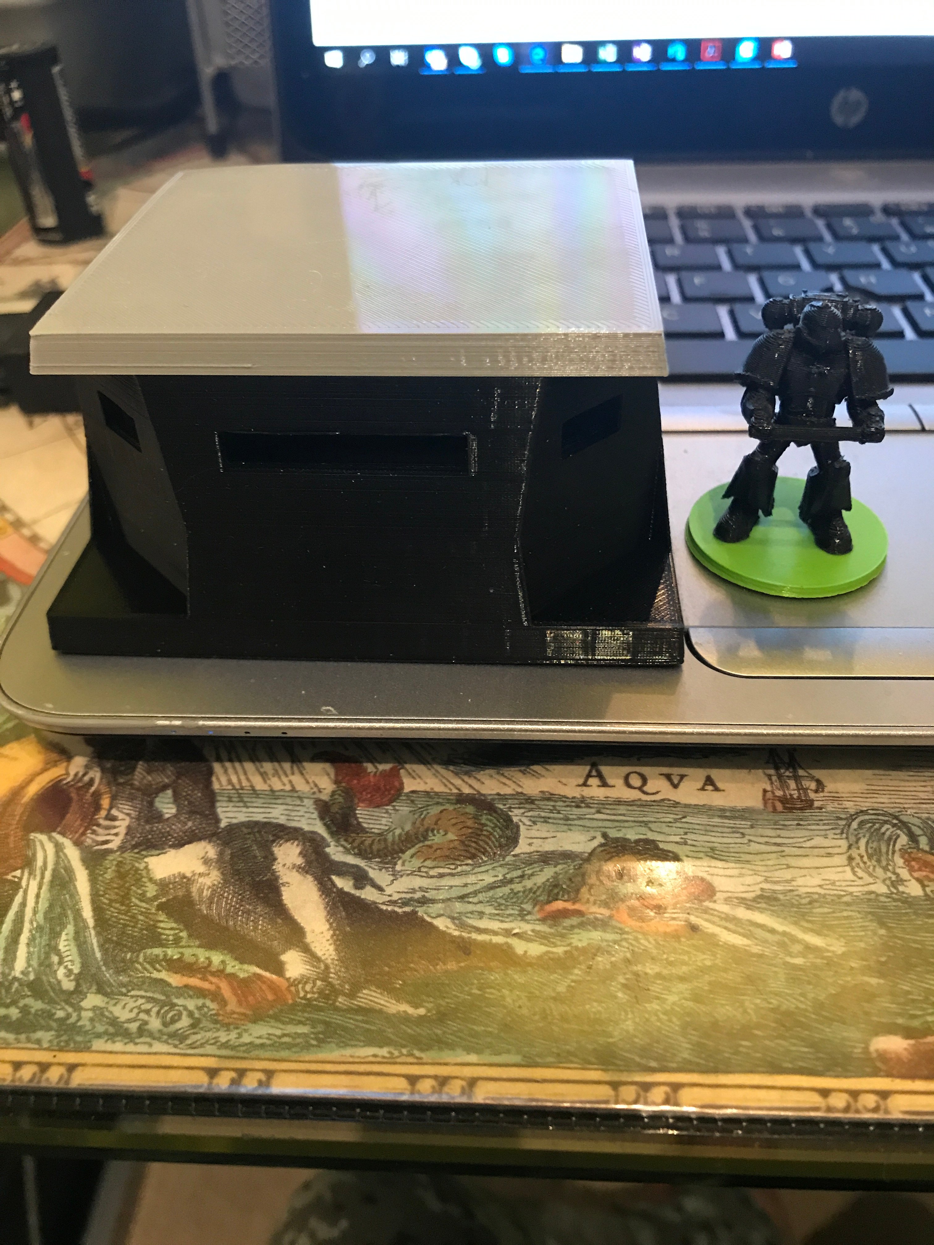 3D printed Pre-Fab Bunker Lookout for top of building - WH40k・Cults