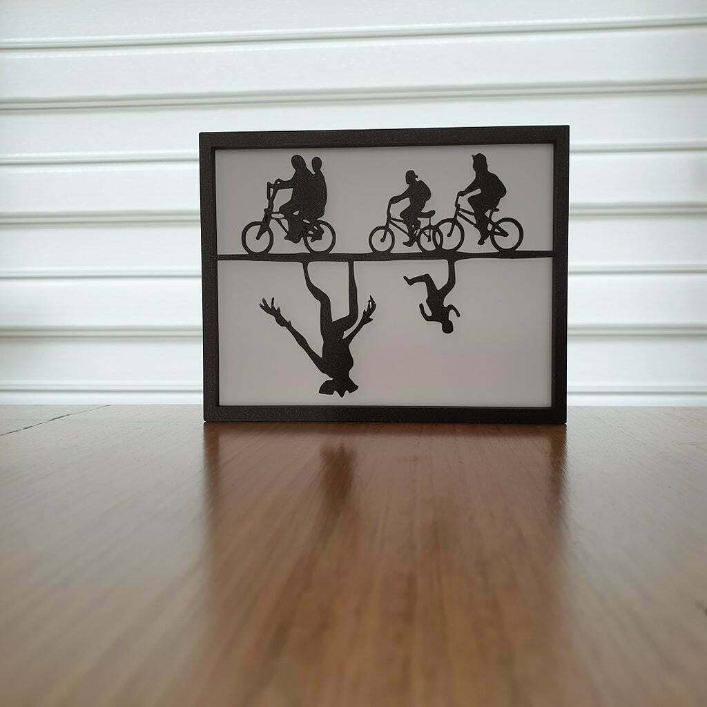 Fichier STL gratuit Stranger Things Silhouette Art 👤 ・Objet à ...