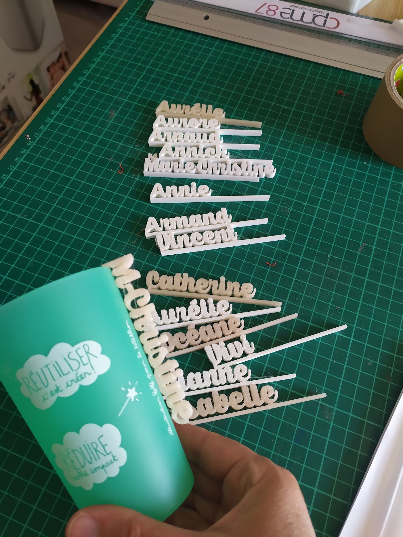 3D file Name tag (to put on + to hang) lot 436 names 🎂 ・3D printer ...