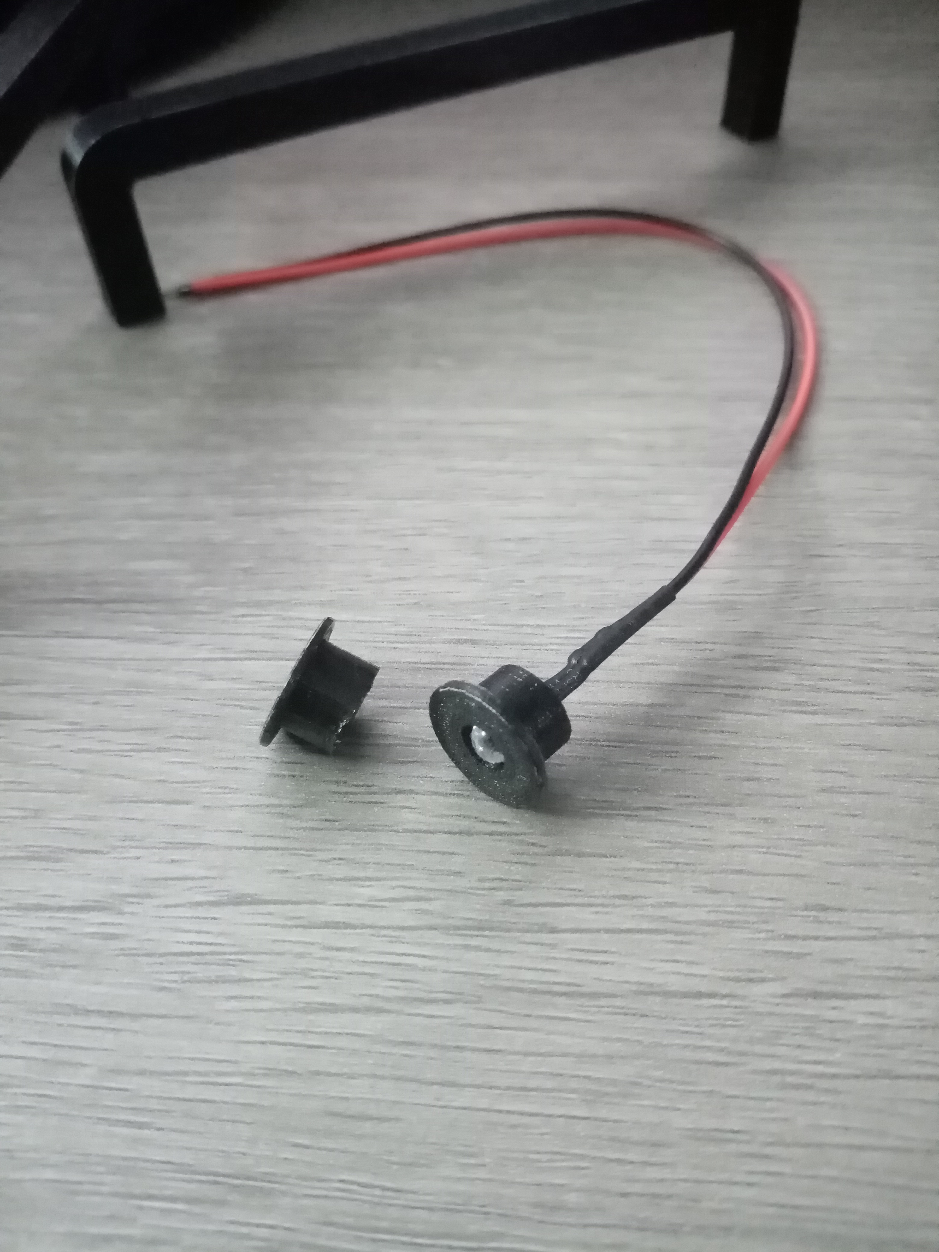 Free STL file Led holder 5mm 👽・3D printable object to download・Cults