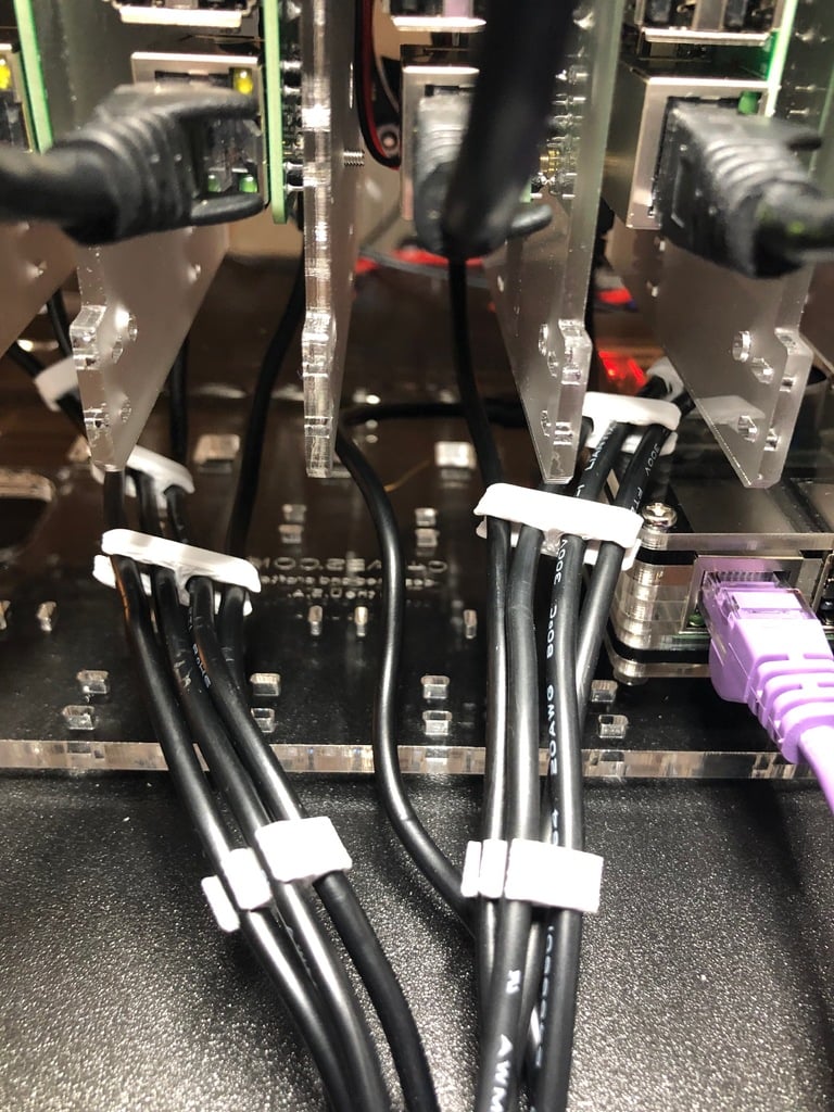3D printable Ethernet Cable Runners・Cults