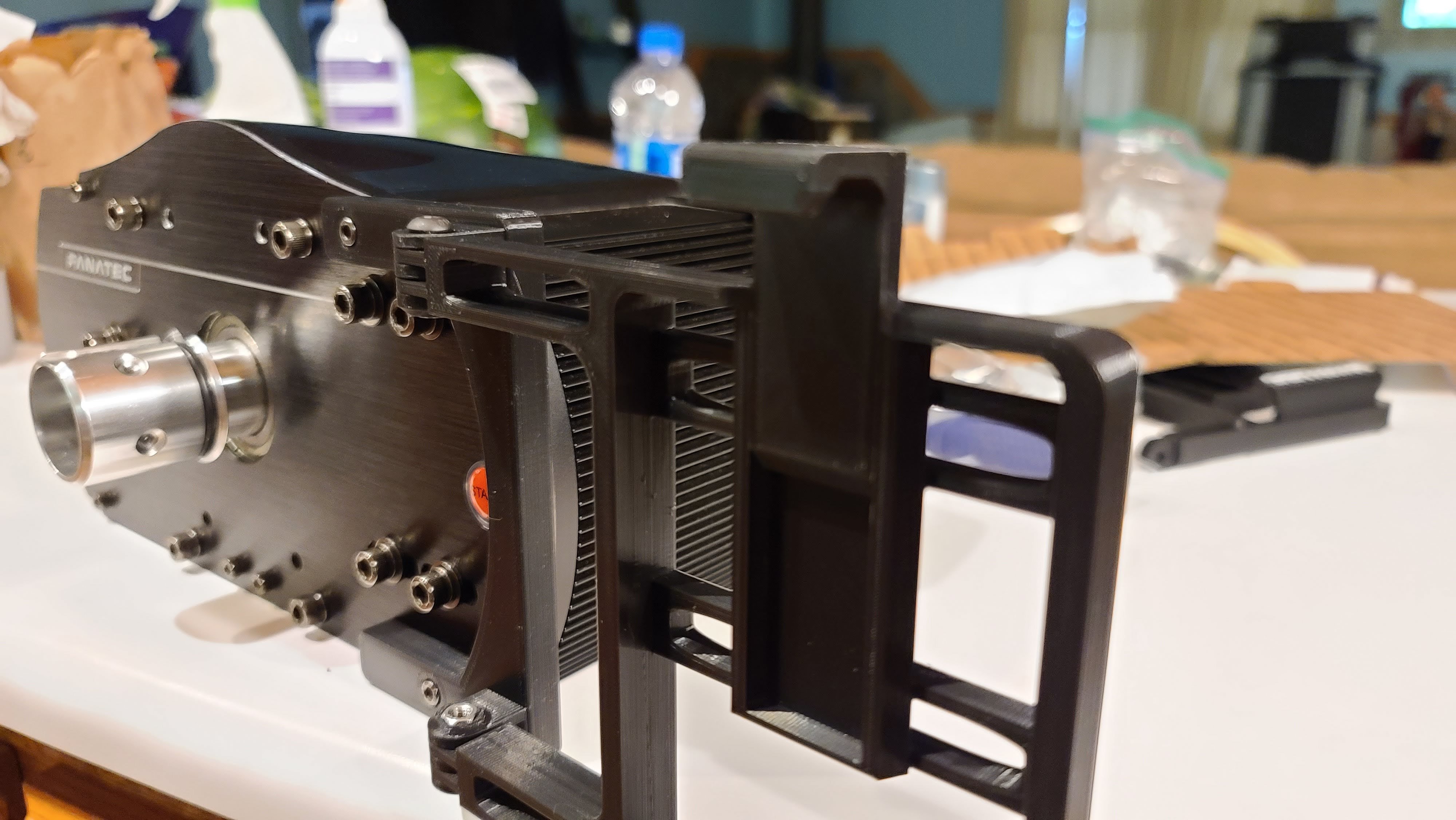 STL file Fanatec Side Tablet Mount (Adjustable/Universal) DD,CSW,CSL ...