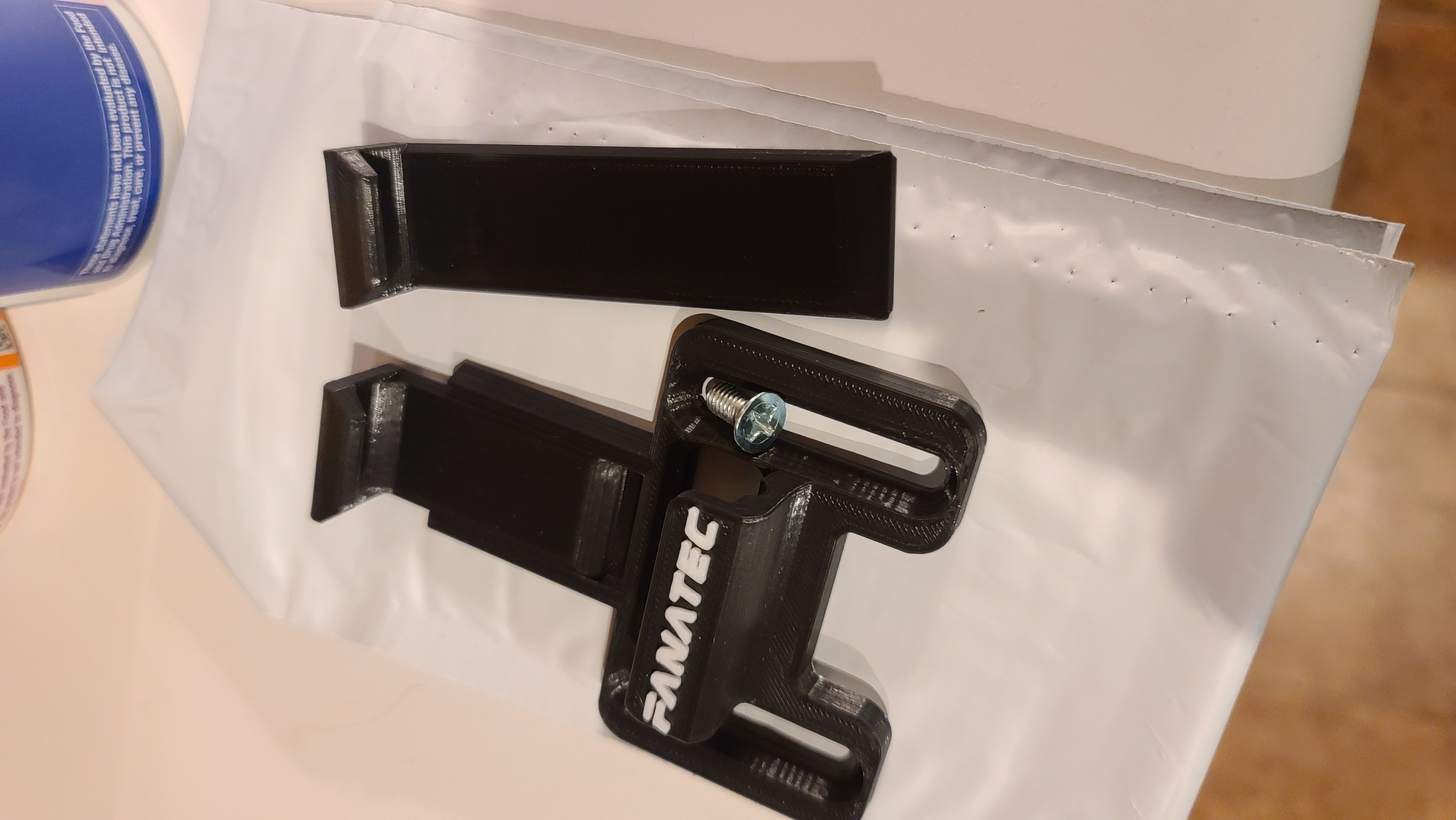 🛞 Universal Phone/Tablet Mount for all current Fanatec wheel bases・ STL ...