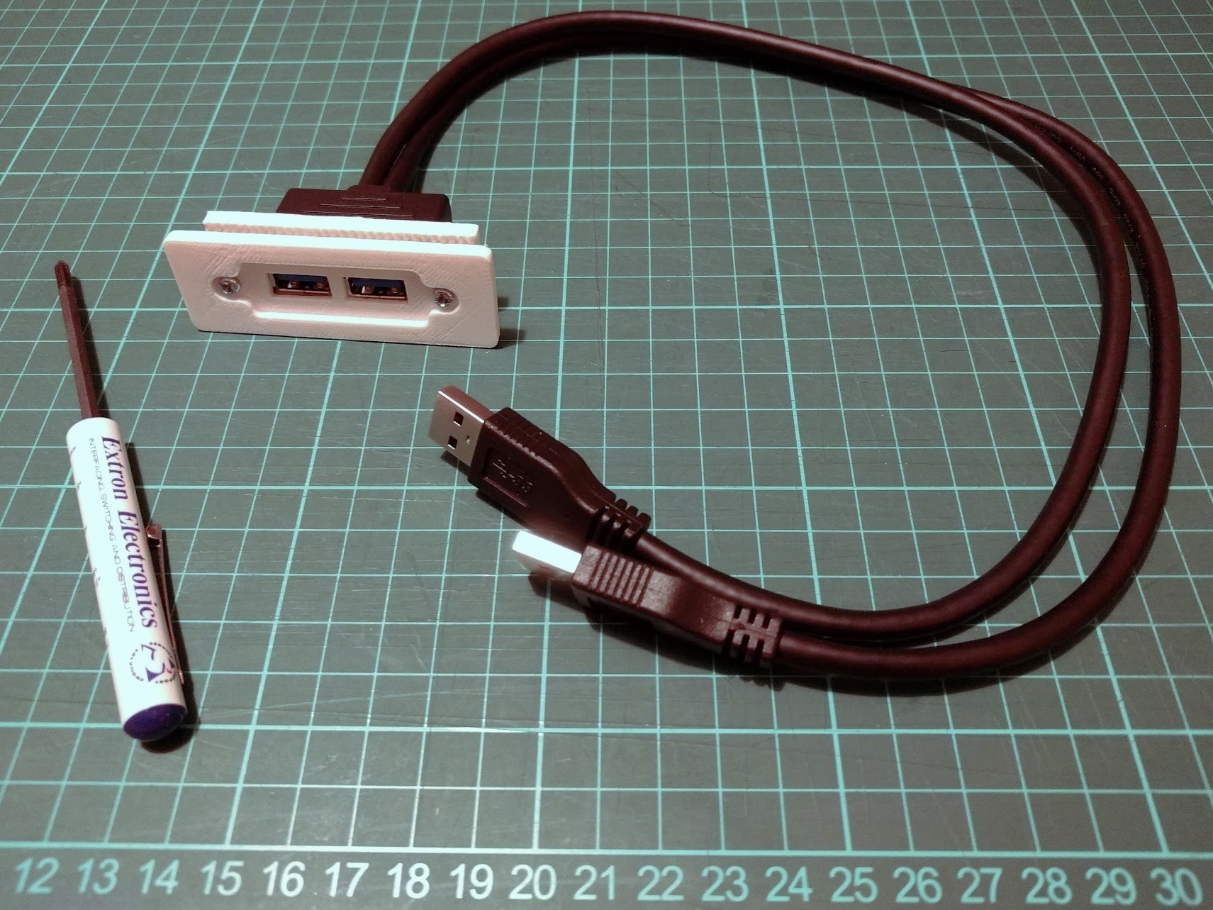 STL-Datei Dual USB Plate / Panel Mount 💾 kostenlos・Modell für 3D-Druck ...