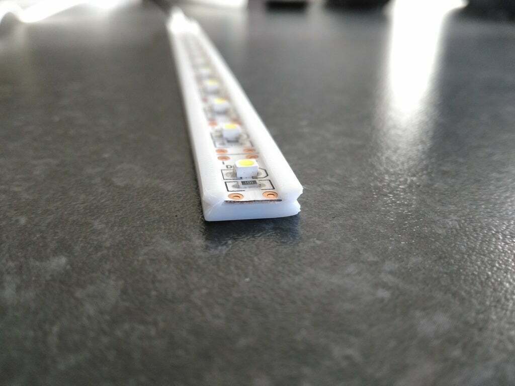 🔧 LED STRIP SUPPORT - AM8 CLIPS・Free STL File for ・Cults