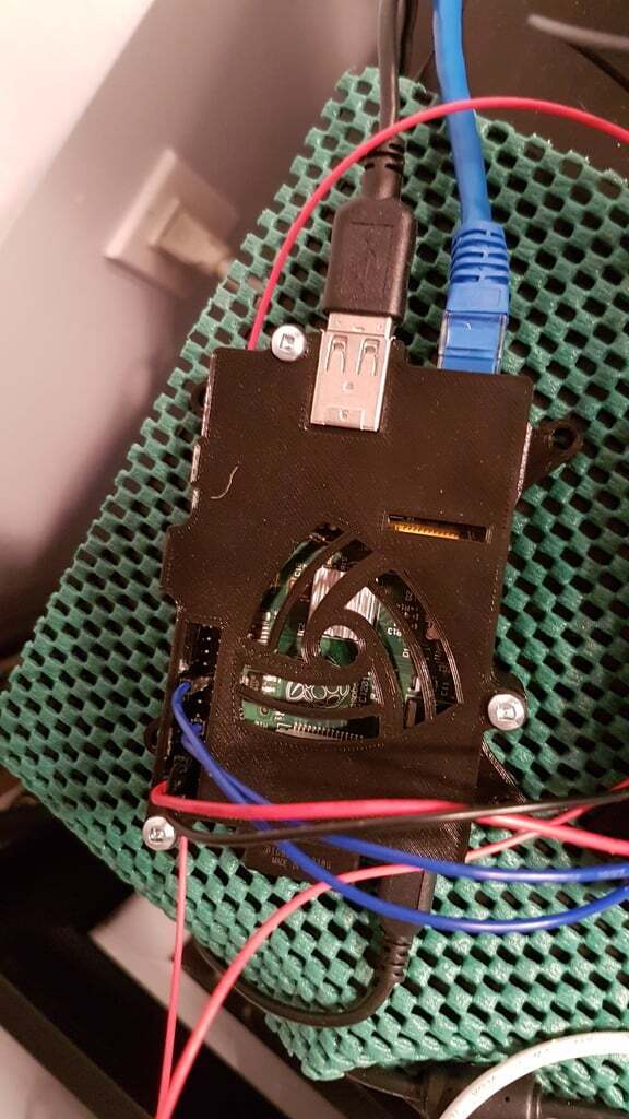 3D printable Raspberry Pi (Model B) case with 75mm VESA mount・Cults