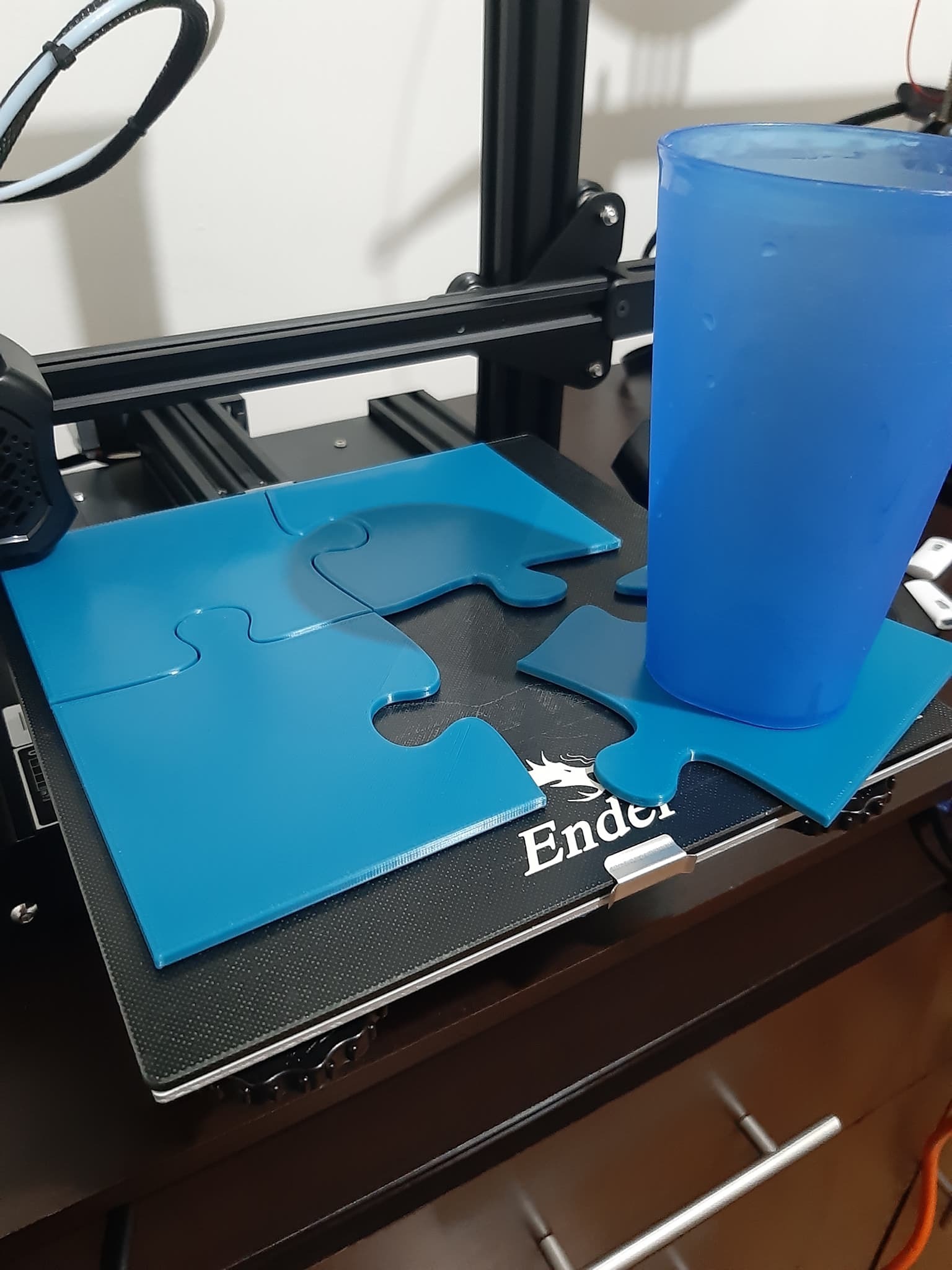 STL file Coaster_Puzzle(4_Parts) 🧩 ・3D print design to download・Cults