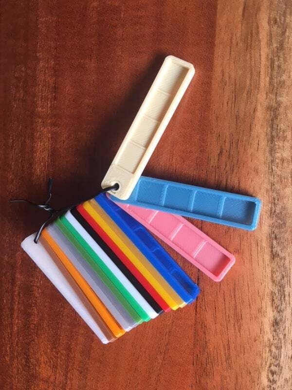 3D printed Filament Color Swatch Keychain・Cults