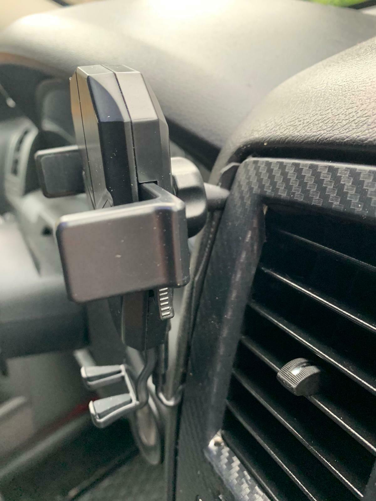 📞 Adapter for Chrysler 300C Qi phone charger holder.・Free STL File for ...