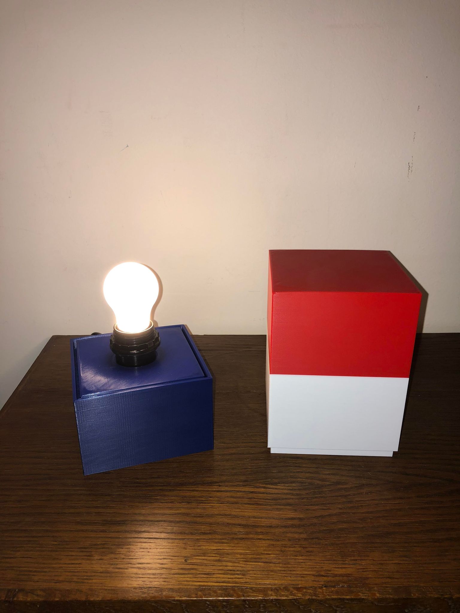 Free STL file French Flag Lamp 🔦 ・3D printable model to download・Cults