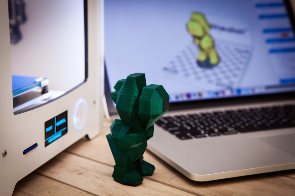 🔫 Low-poly retro characters・Free STL File for ・Cults