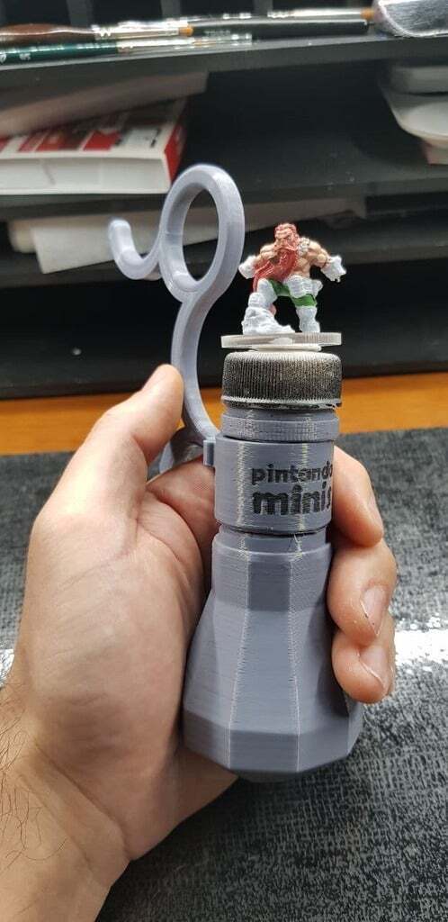 👨‍🎨 Miniature Holder・Free STL File for ・Cults