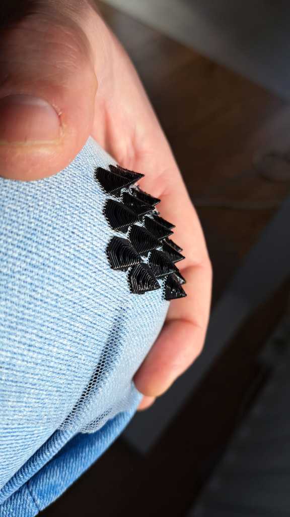 👗 SpikeyMesh - 3D printing with embedded fabric mesh・Free 3D File for ...