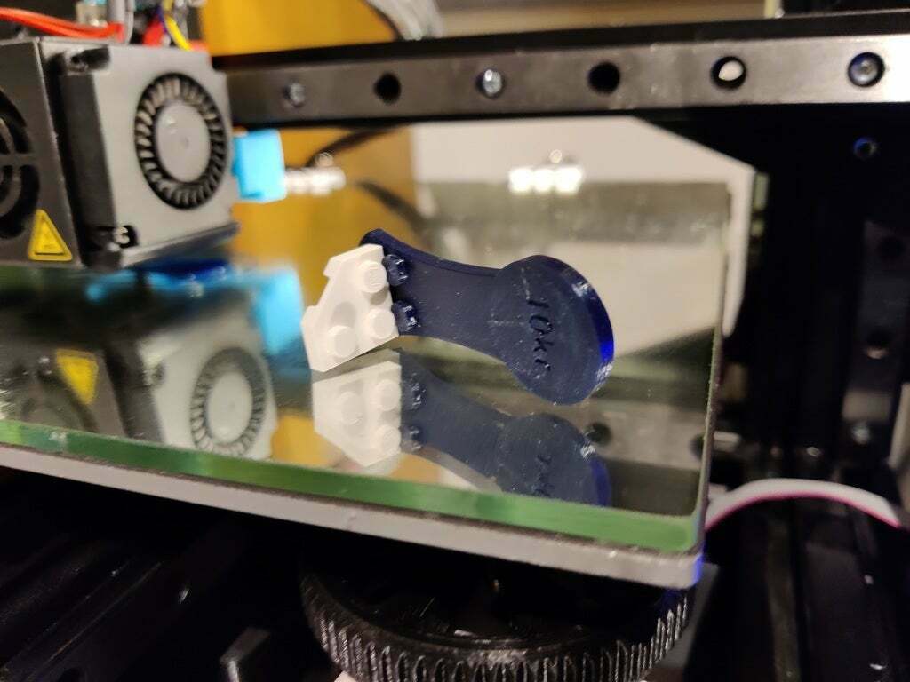 Free STL file Swedish 10kr cart token with famous brick's studs 🛒・Model ...