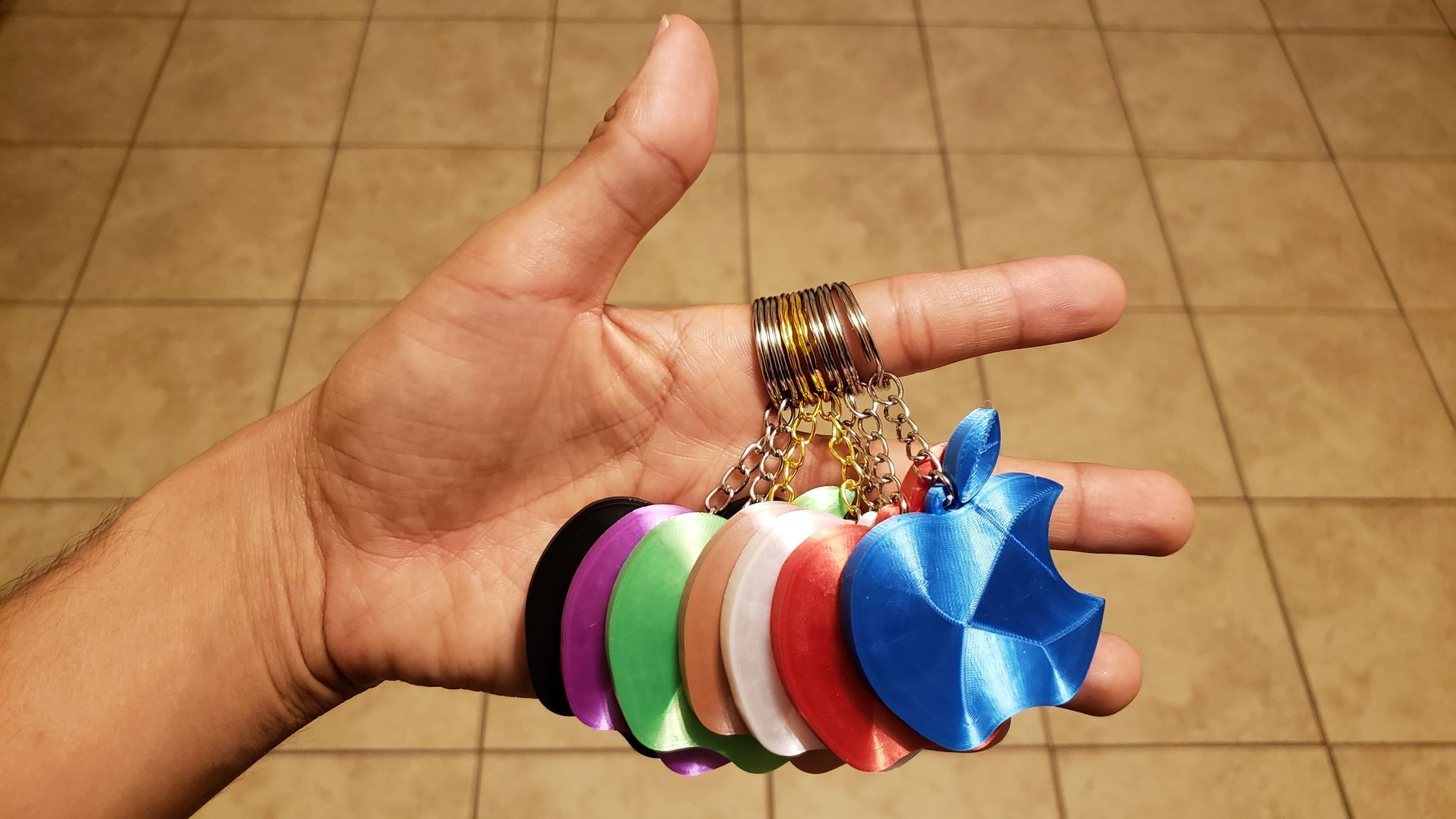 STL file Apple Keychain 🍎 ・3D print design to download・Cults