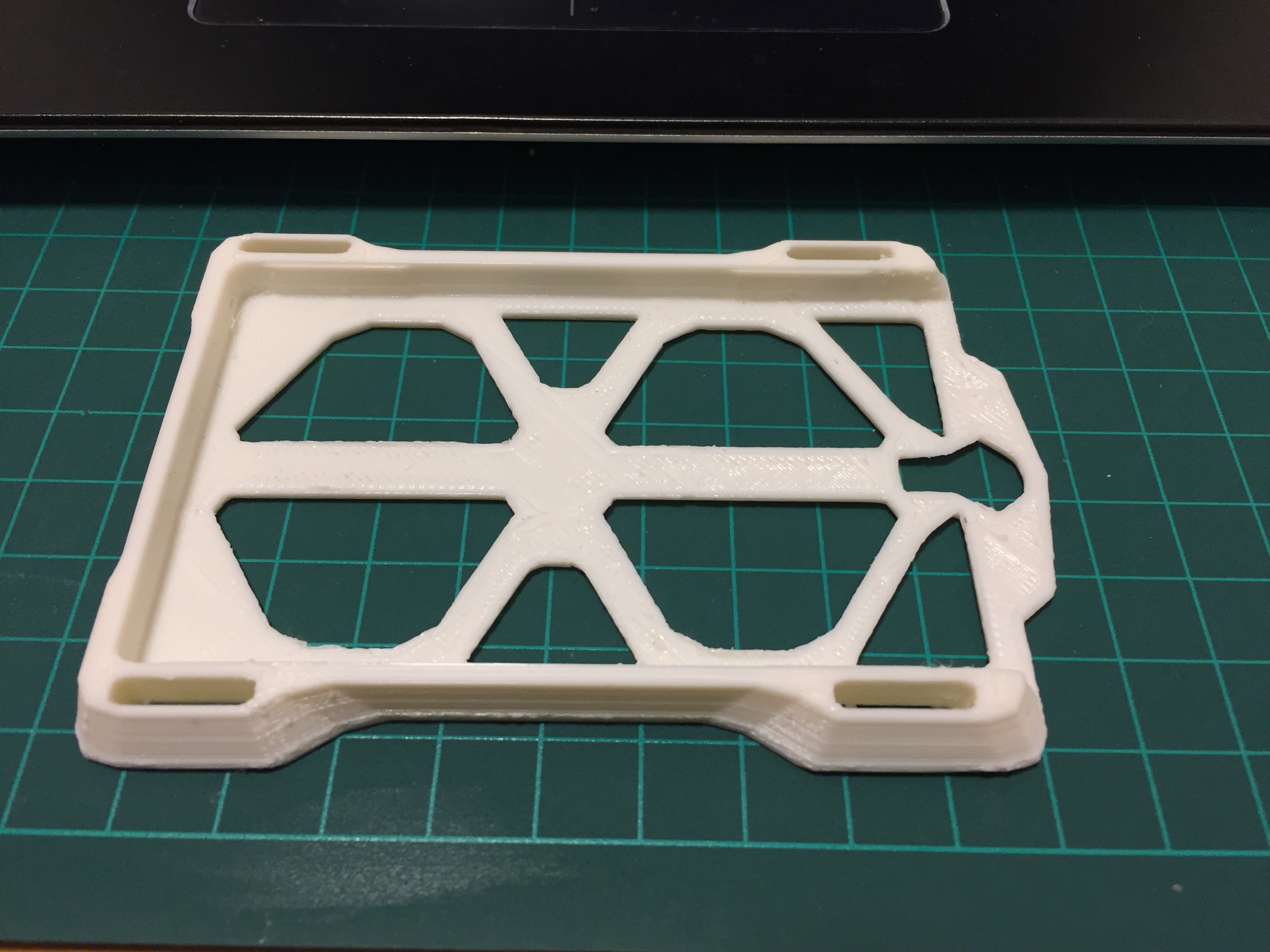 Free STL file ID Card Holder 🪪 ・3D printing idea to download・Cults