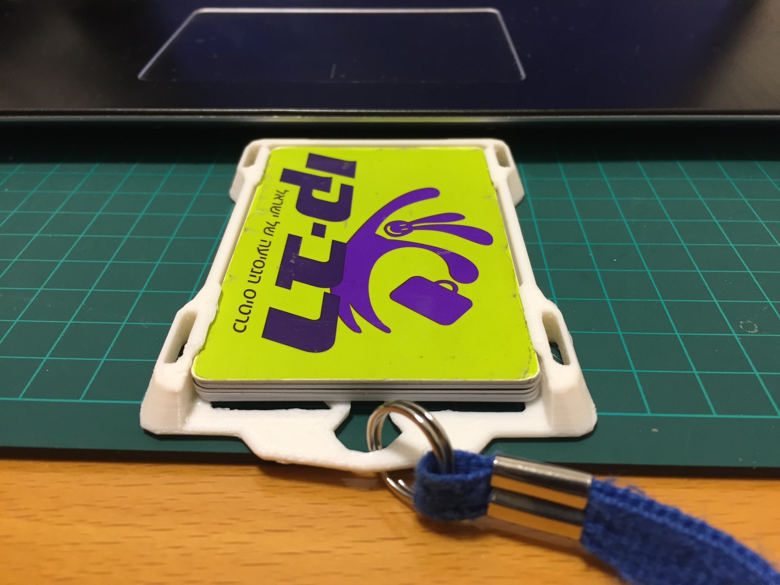Free STL file ID Card Holder 🪪 ・3D printing idea to download・Cults