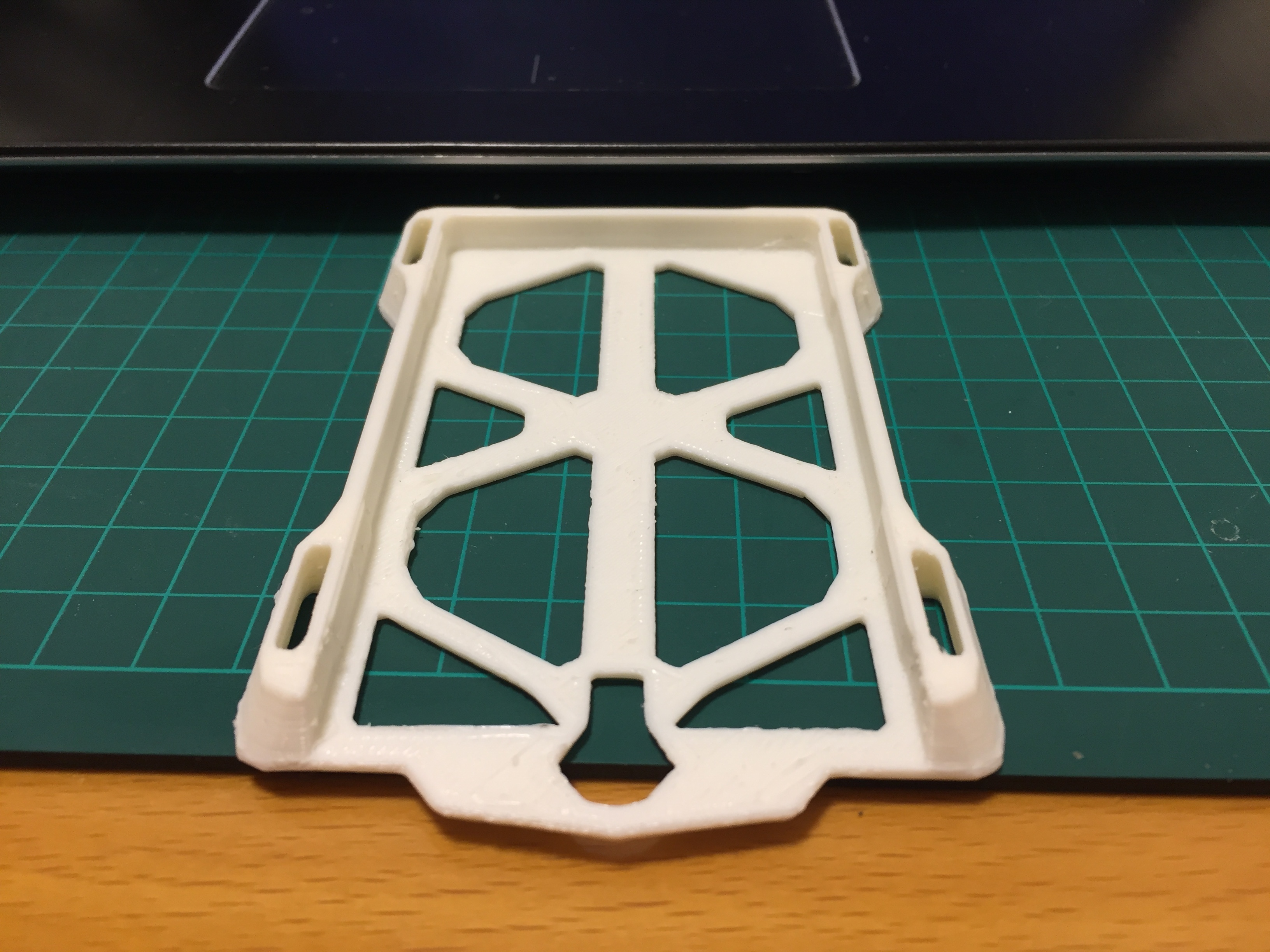 Free STL file ID Card Holder 🪪 ・3D printing idea to download・Cults